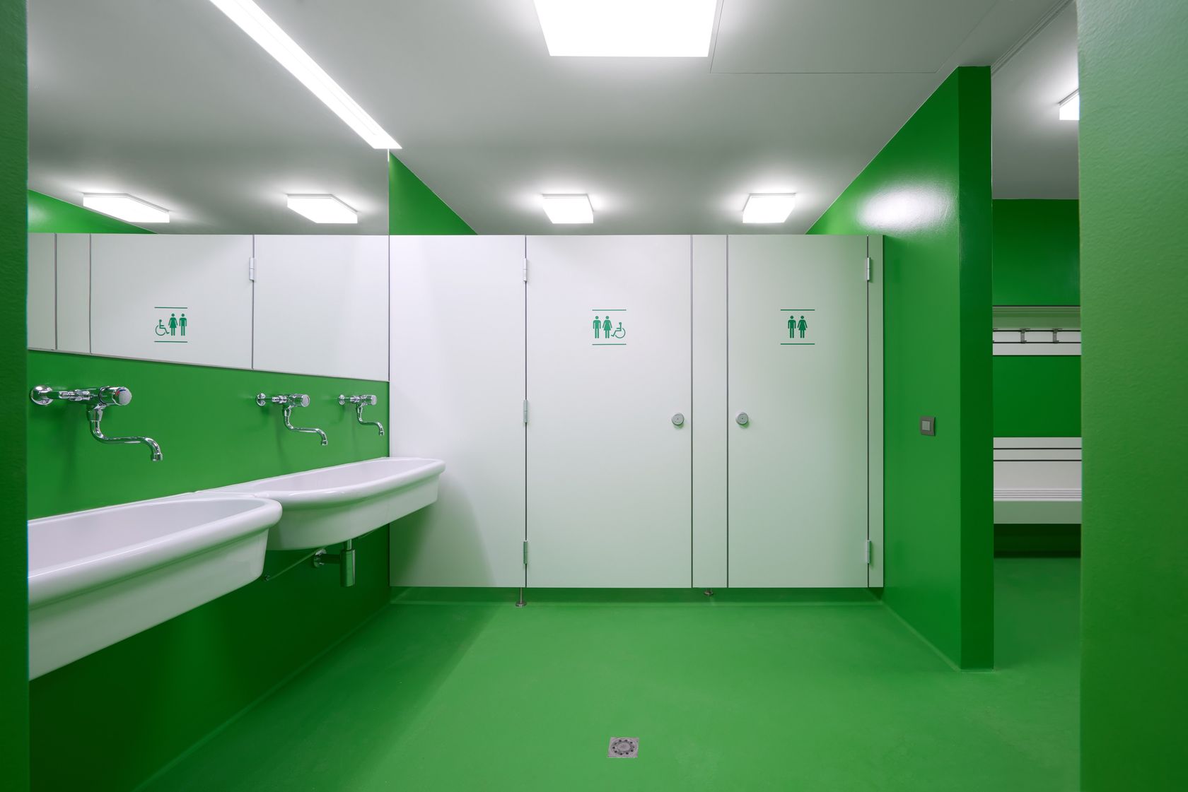 EF-3 JUMP HPL toilet partition By Schäfer Trennwandsysteme