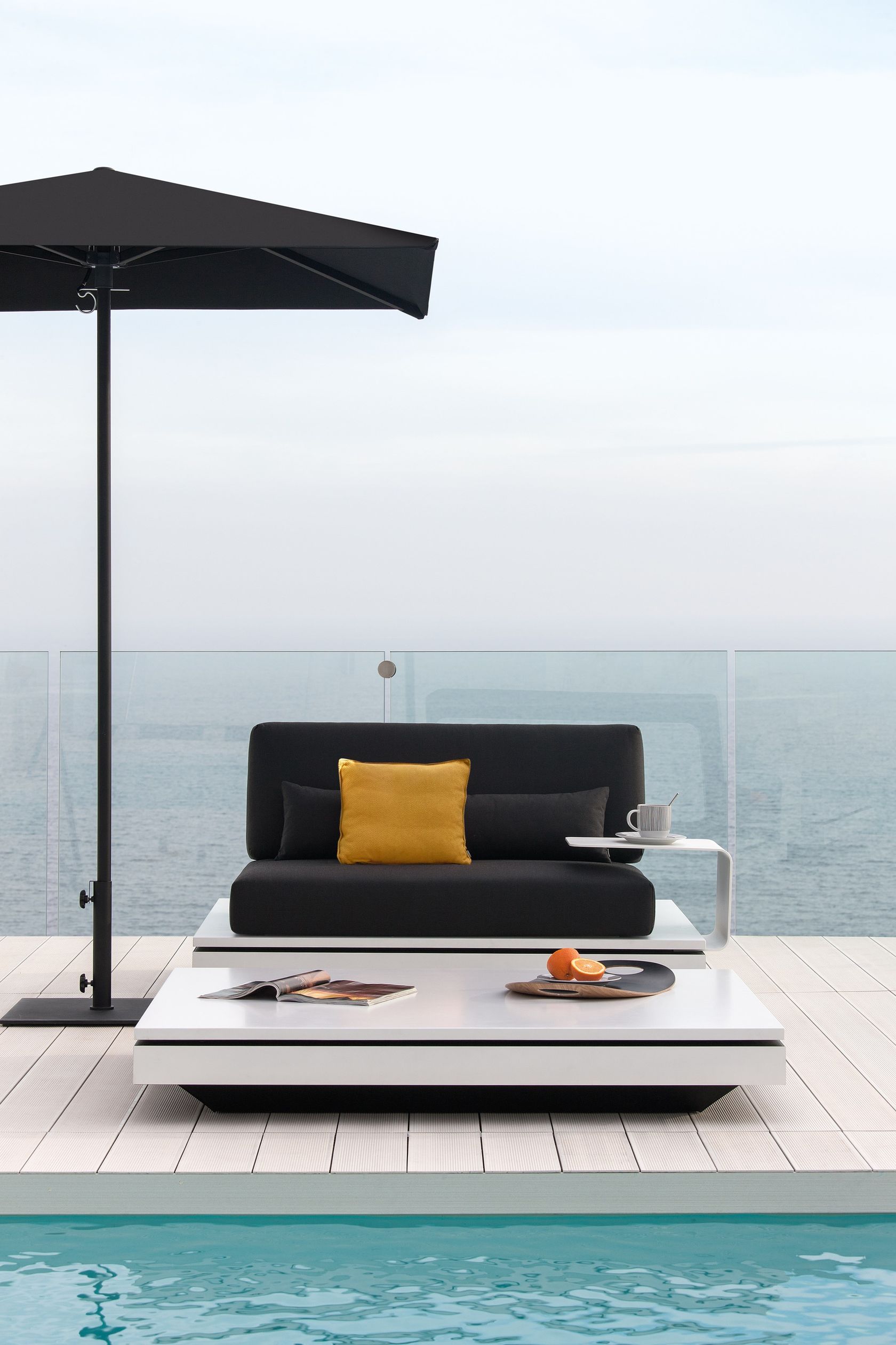 ELEMENTS | Modular sofa By MANUTTI design Gerd Couckhuyt