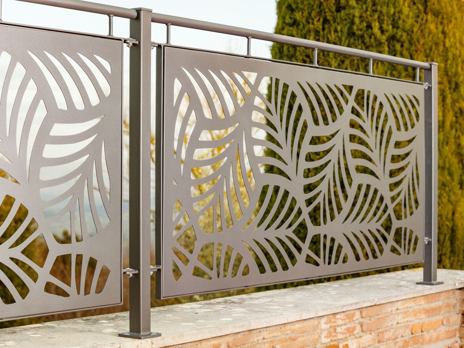 Outdoor railing systems | Window profiles | Archiproducts