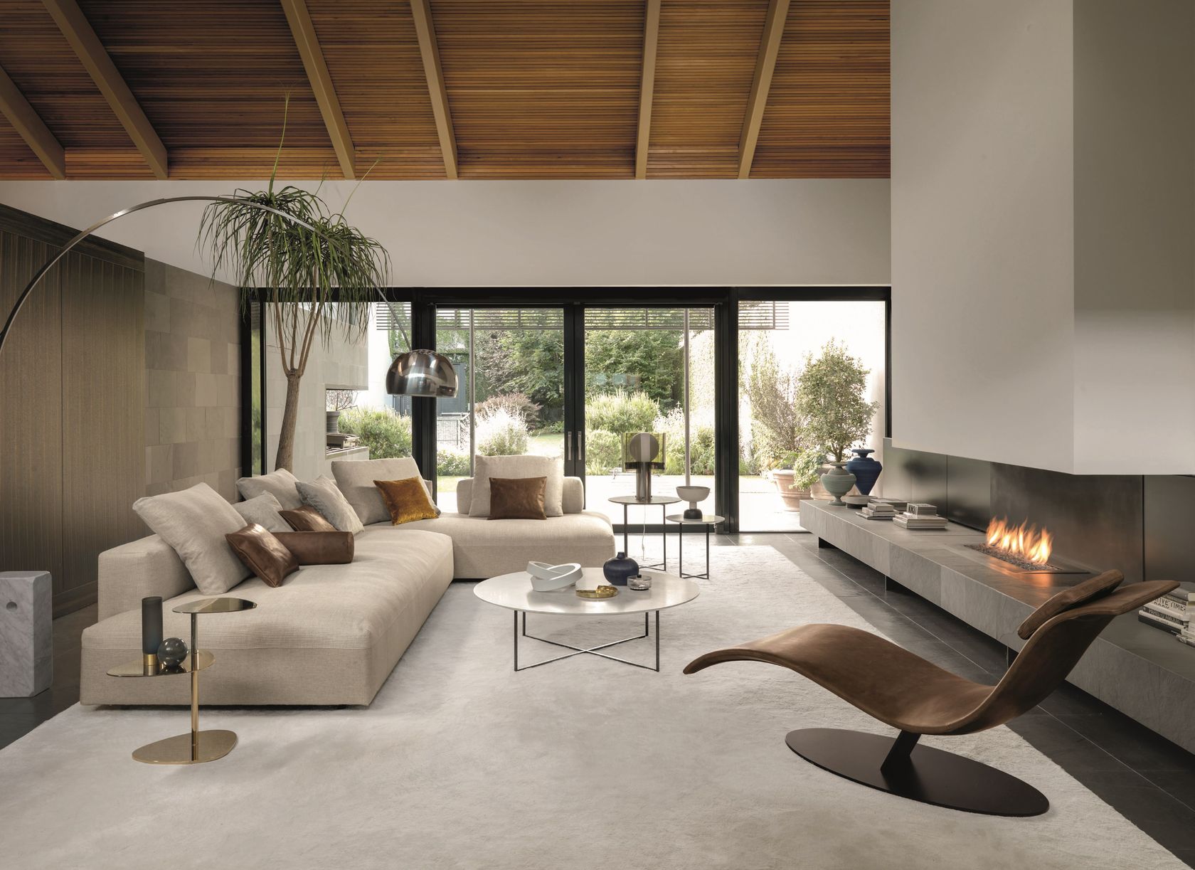 ELI FLY Chaise longue in poliuretano By Désirée divani | design Jai Jalan