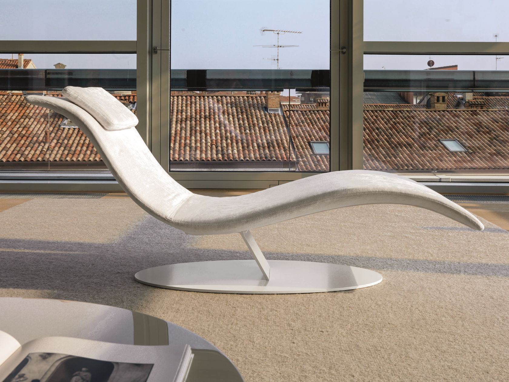 ELI FLY Chaise longue in poliuretano By Désirée divani | design Jai Jalan