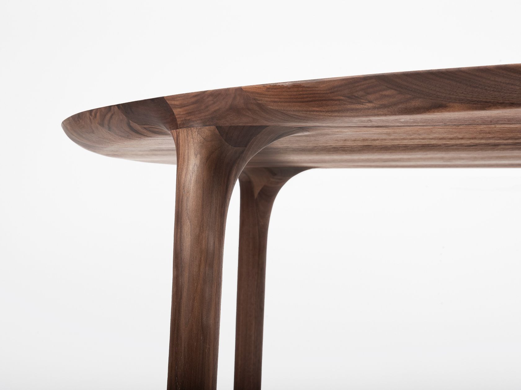 ELLE Round solid wood table By GoEs