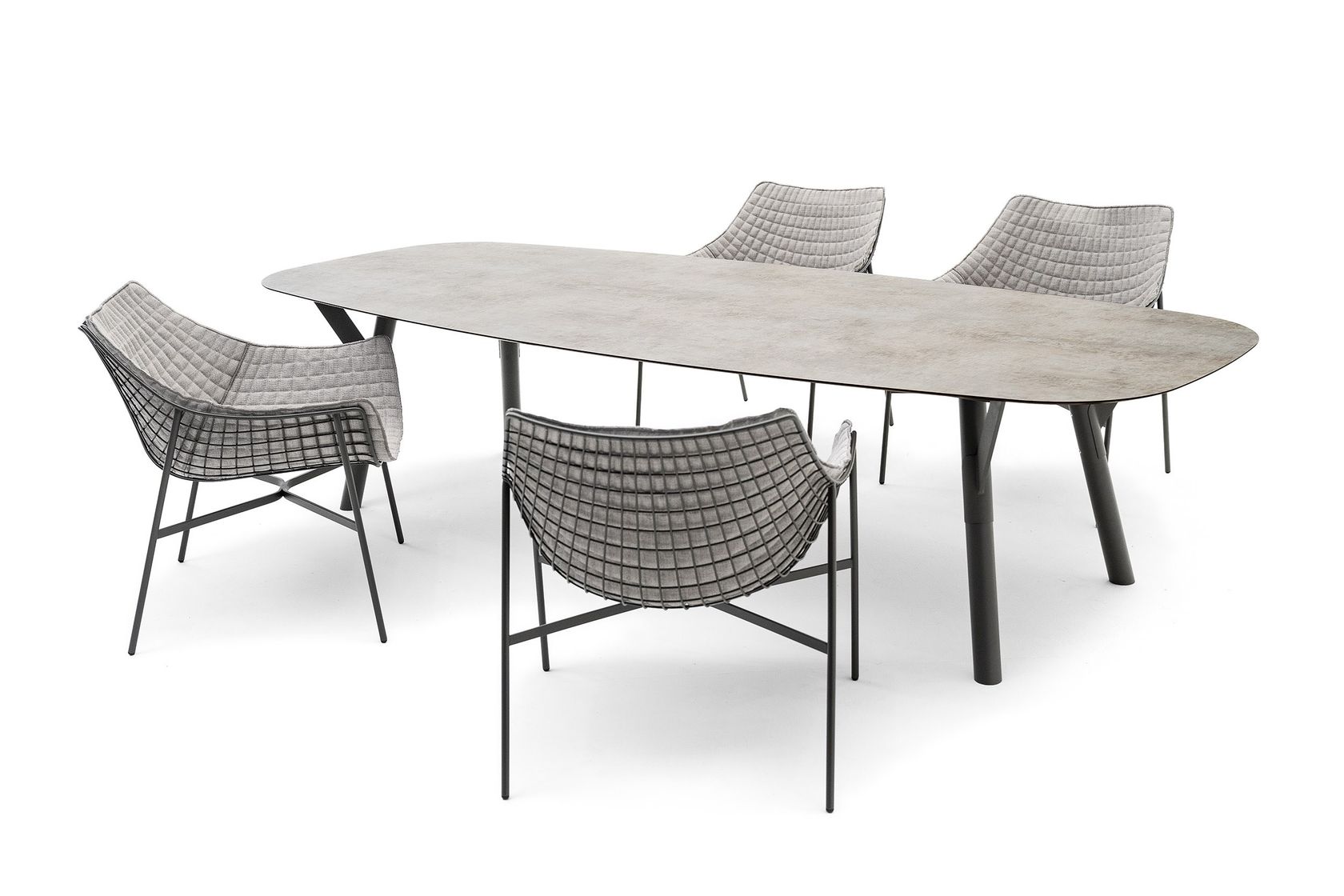 Elliptical garden table ELLISSE By Varaschin