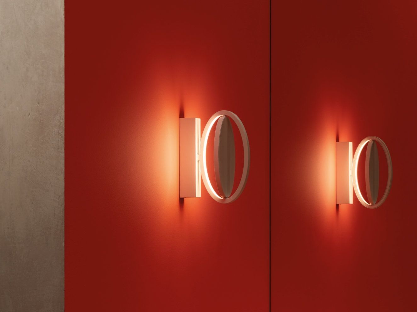 ELY | Aplique ajustable Colección Ely By LEDS C4 diseño Luca Turrini