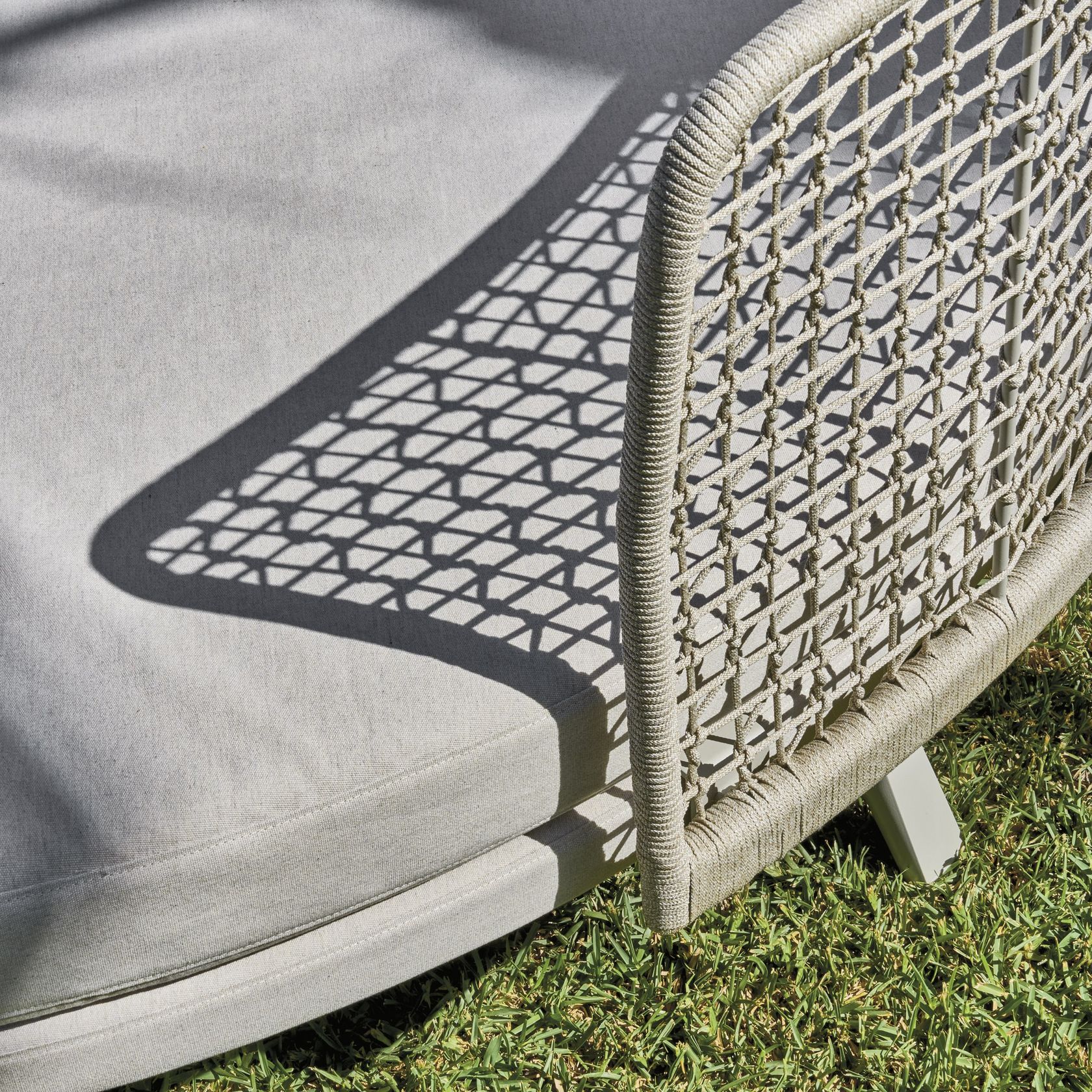 EMMA DAYBED | Diván de jardín By Varaschin diseño Monica Armani