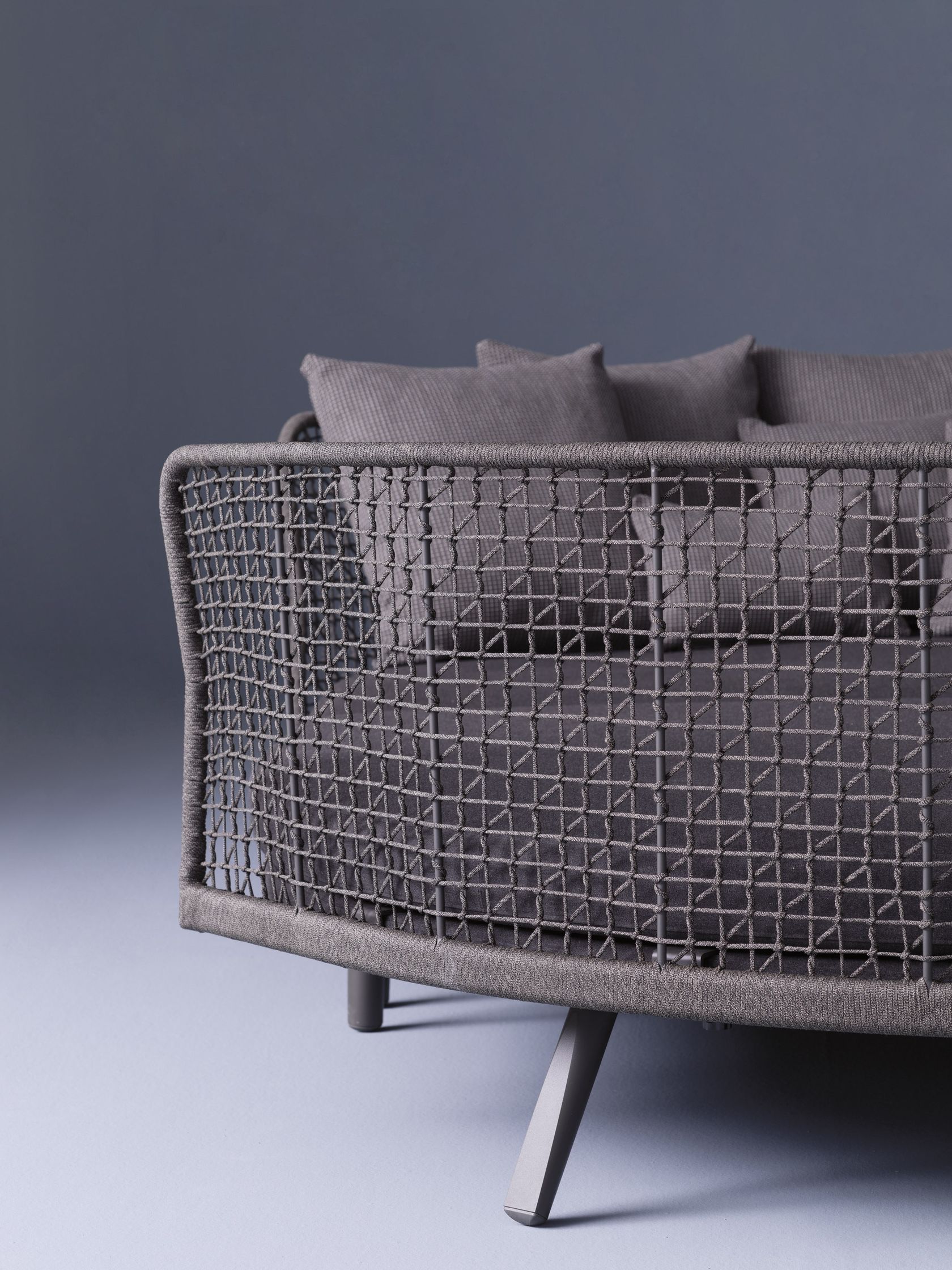 EMMA DAYBED | Diván de jardín By Varaschin diseño Monica Armani