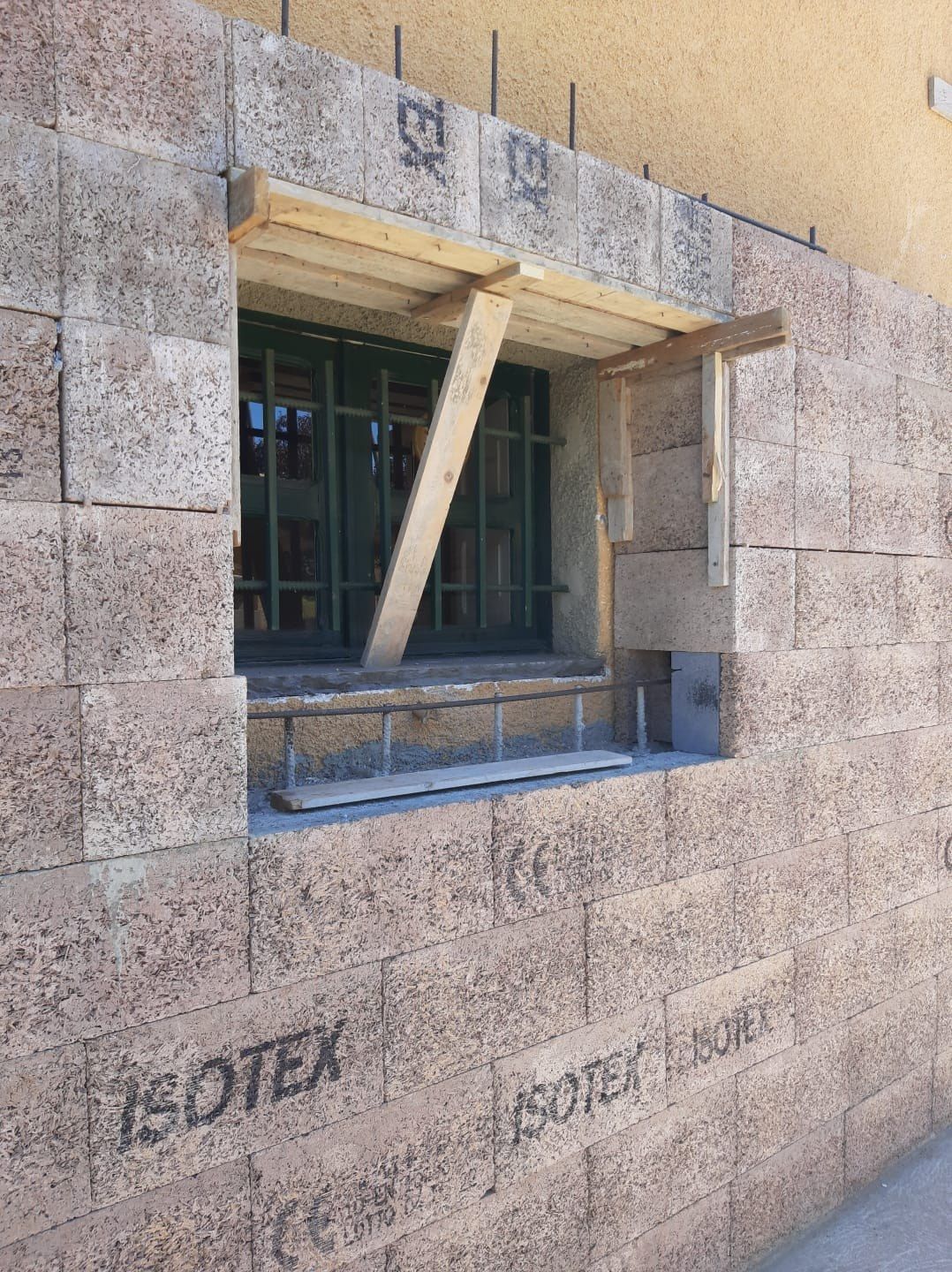 Anti-seismic device, insulator, dissipator ESOSCHELETRO ISOTEX® By ISOTEX