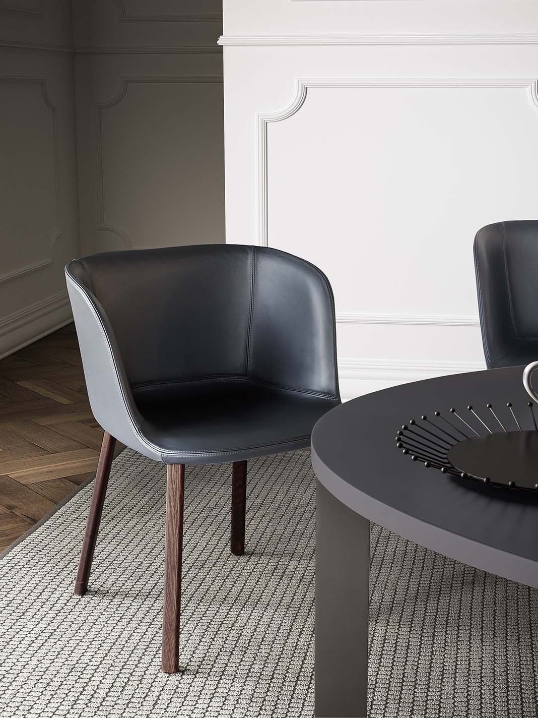 ESSE | Chair with armrests By PIANCA