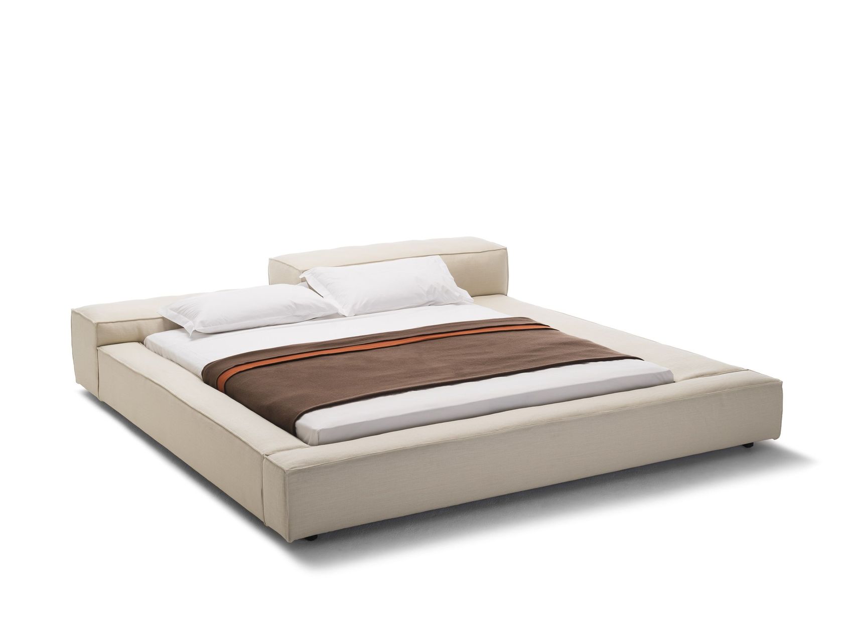 EXTRASOFT | Cama By Living Divani diseño Piero Lissoni