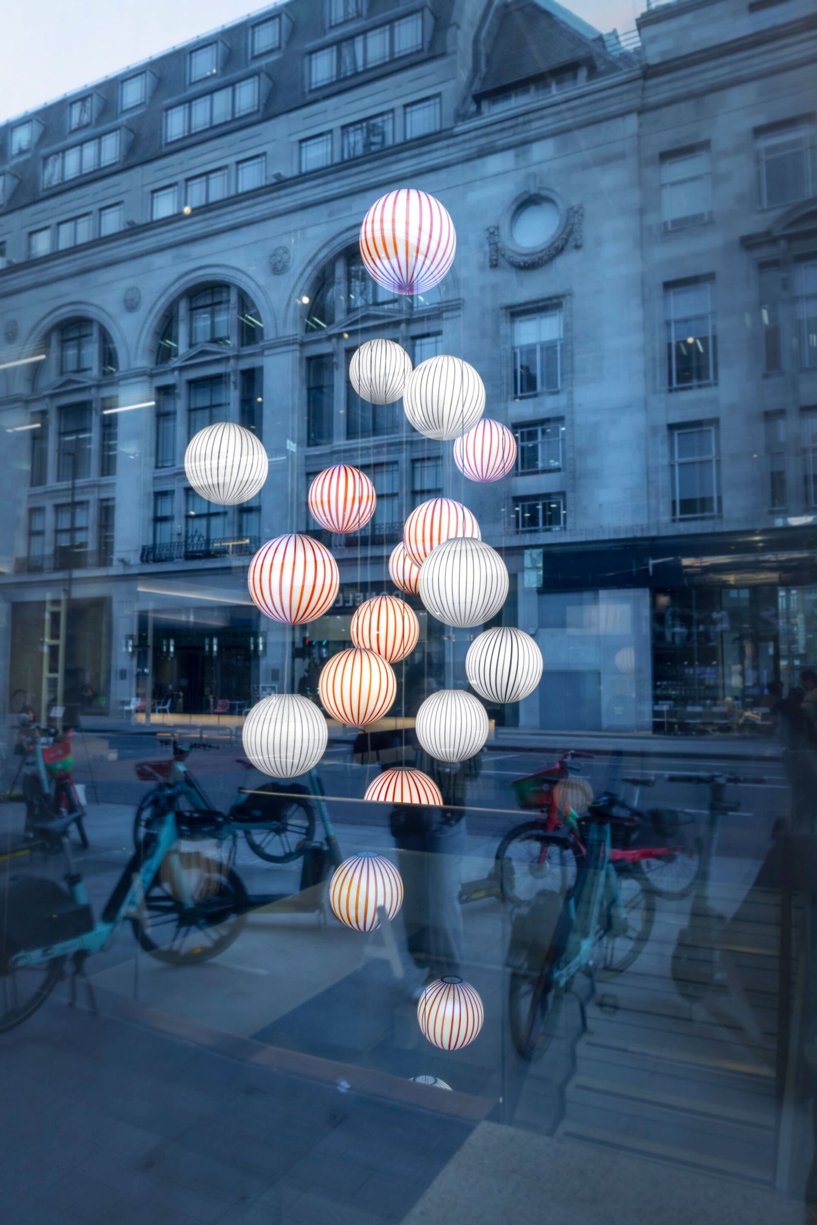 FILIGRANA LIGHT 吊灯 By Established&Sons