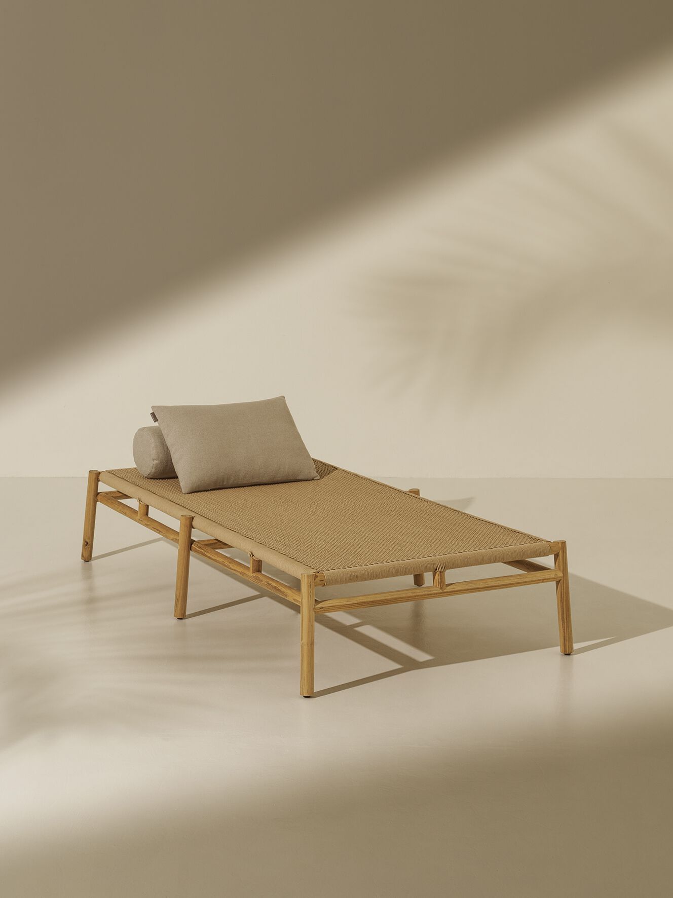 KILT Garden daybed By Ethimo | design Marcello Ziliani