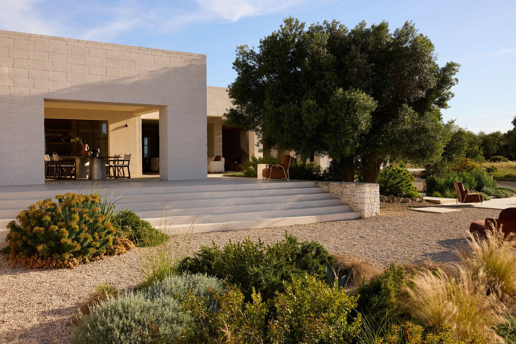 ETNA Rectangular marble table By Exteta