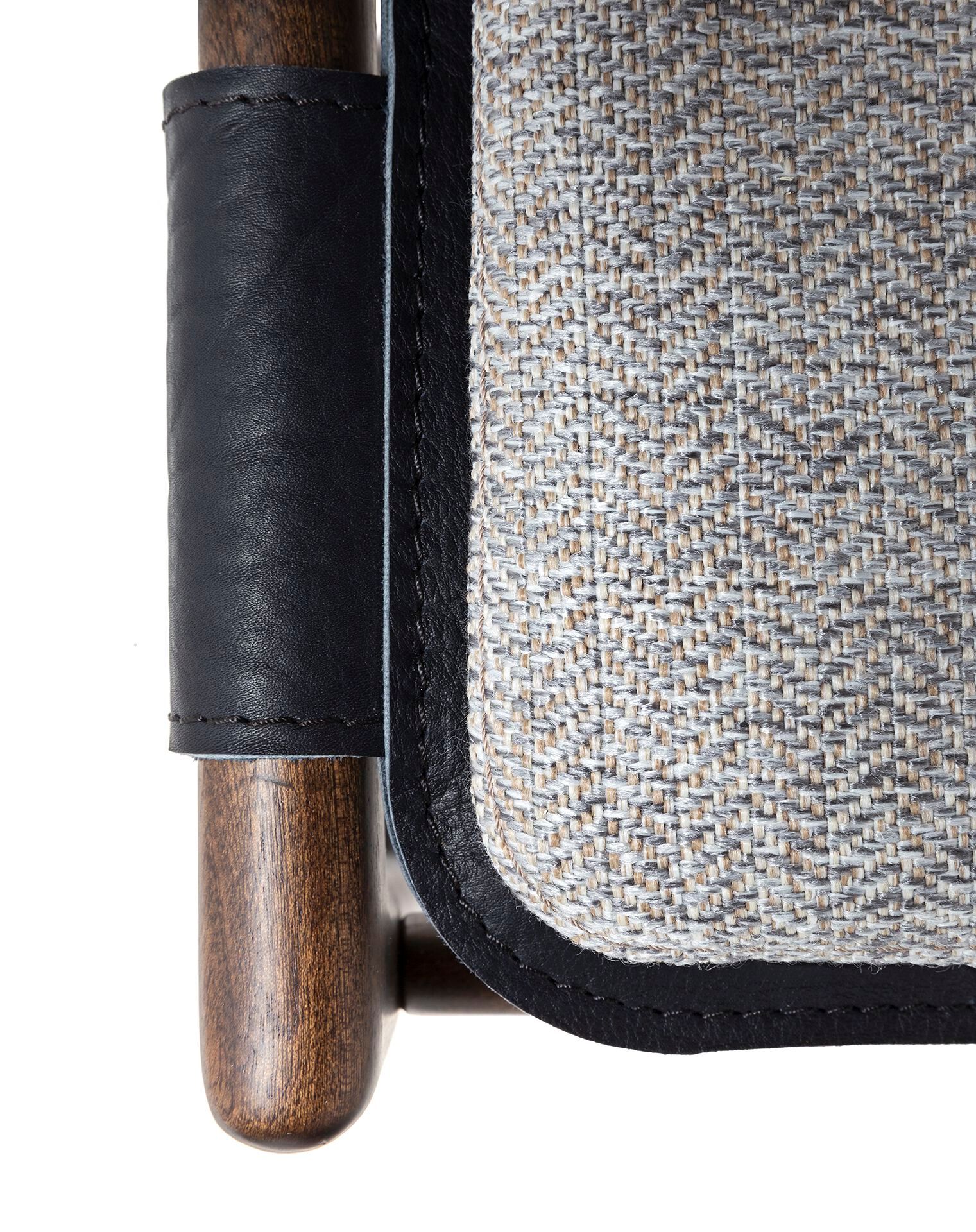 LEVANTE Mahogany and leather garden chair with armrests By Exteta