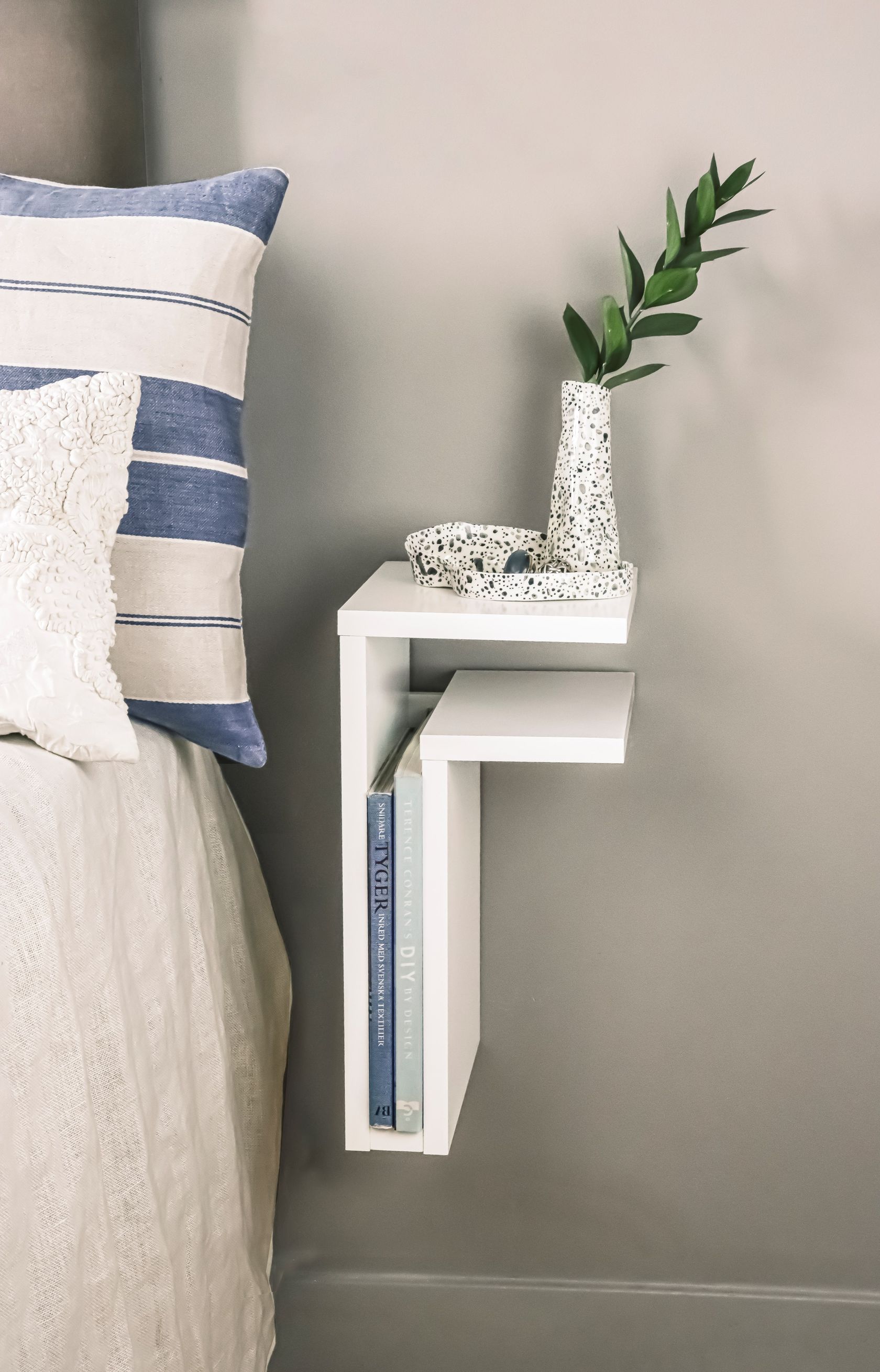 F-SHELF Bedside table By Maze
