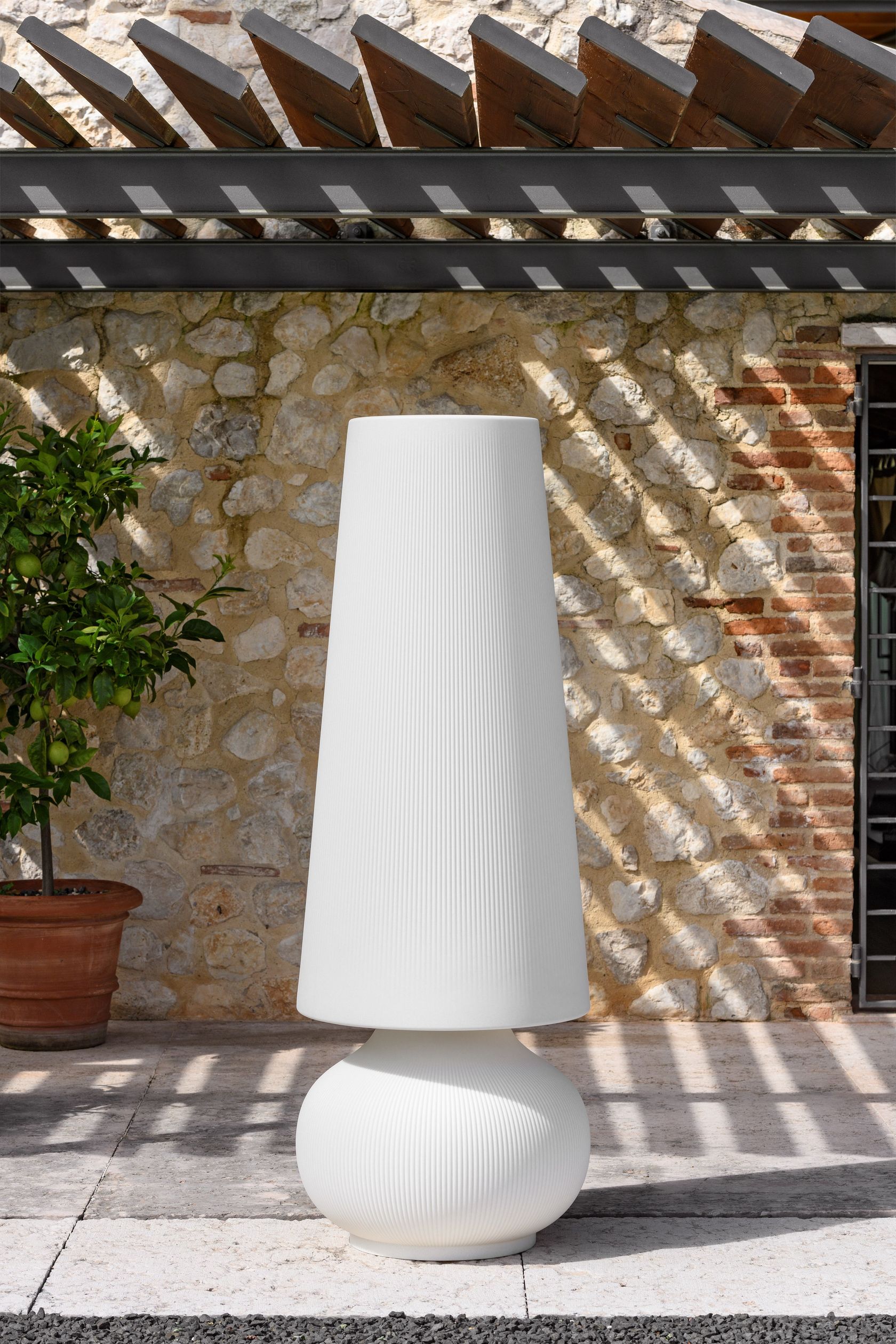 FADE LED polyethylene floor lamp By Plust | design Marco Gregori