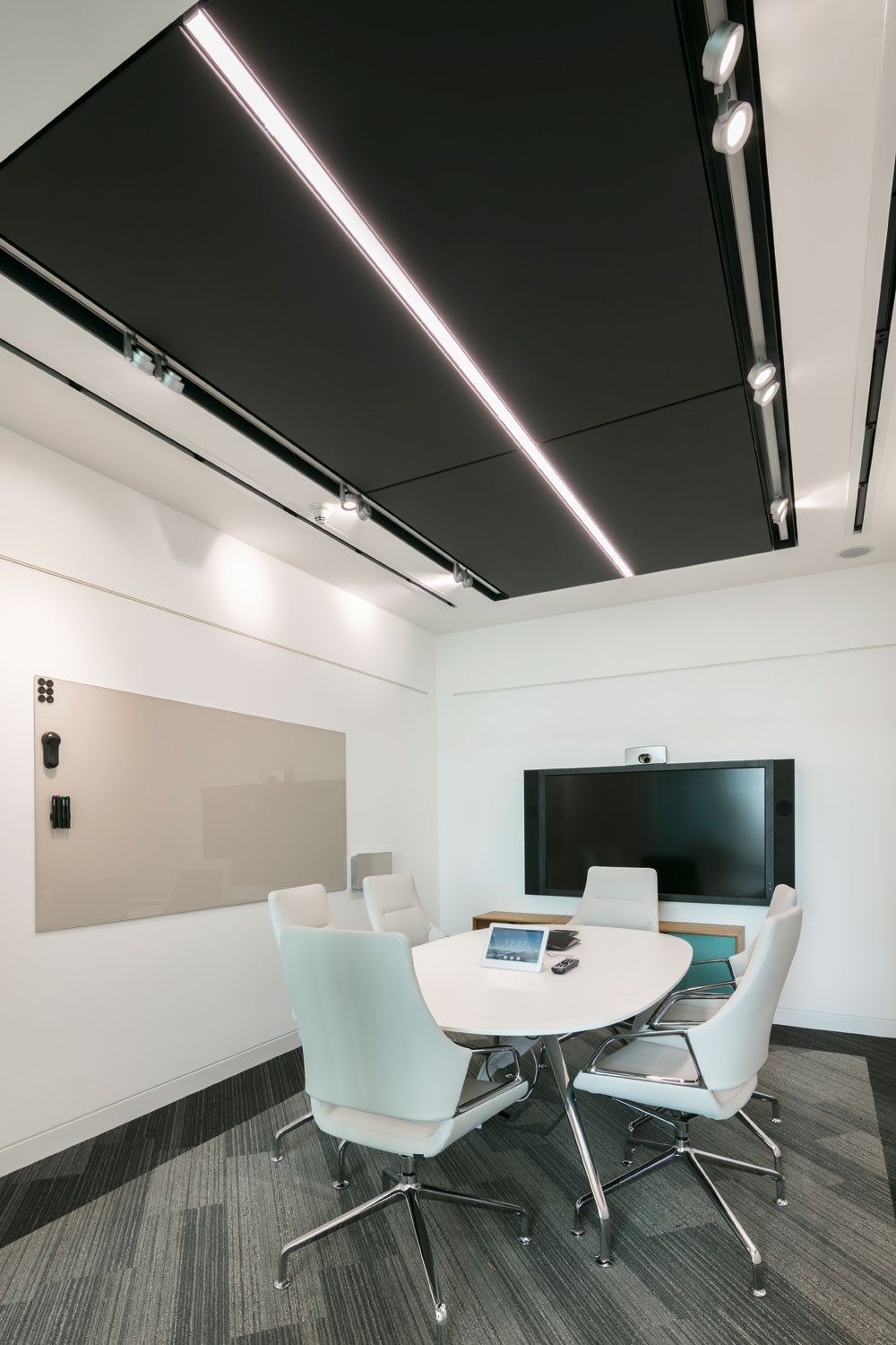 FEMTOLINE 25 FLUSH linear lighting profile By Delta Light