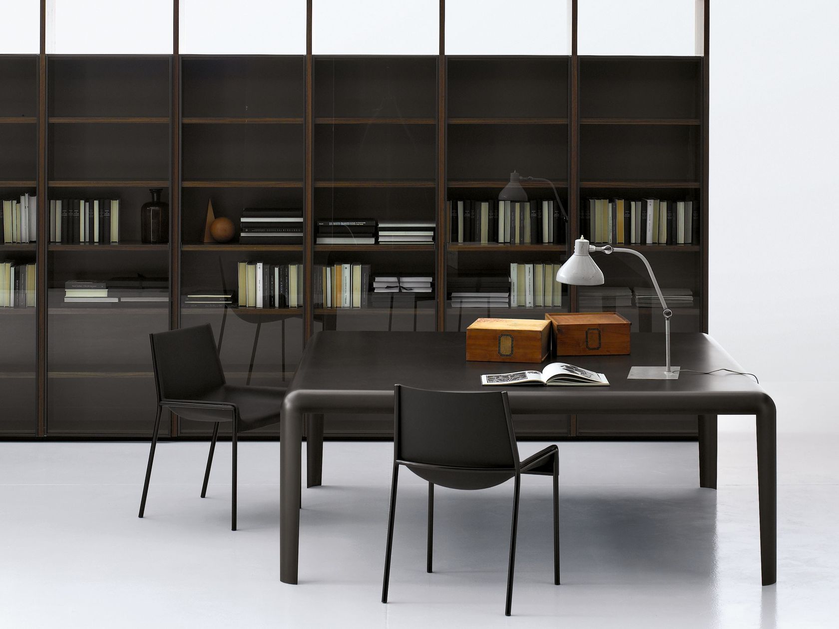 FERRO | Table By Porro design Piero Lissoni