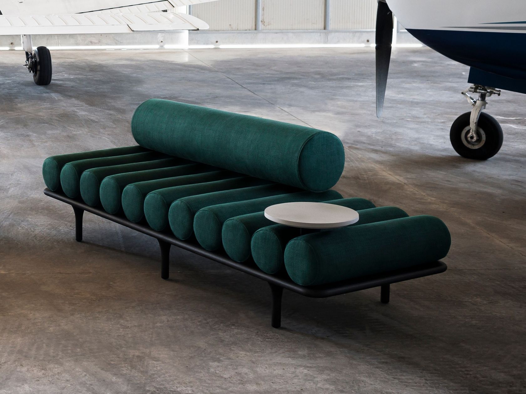FIVE TO NINE Banquette en tissu By Tacchini | design Studiopepe