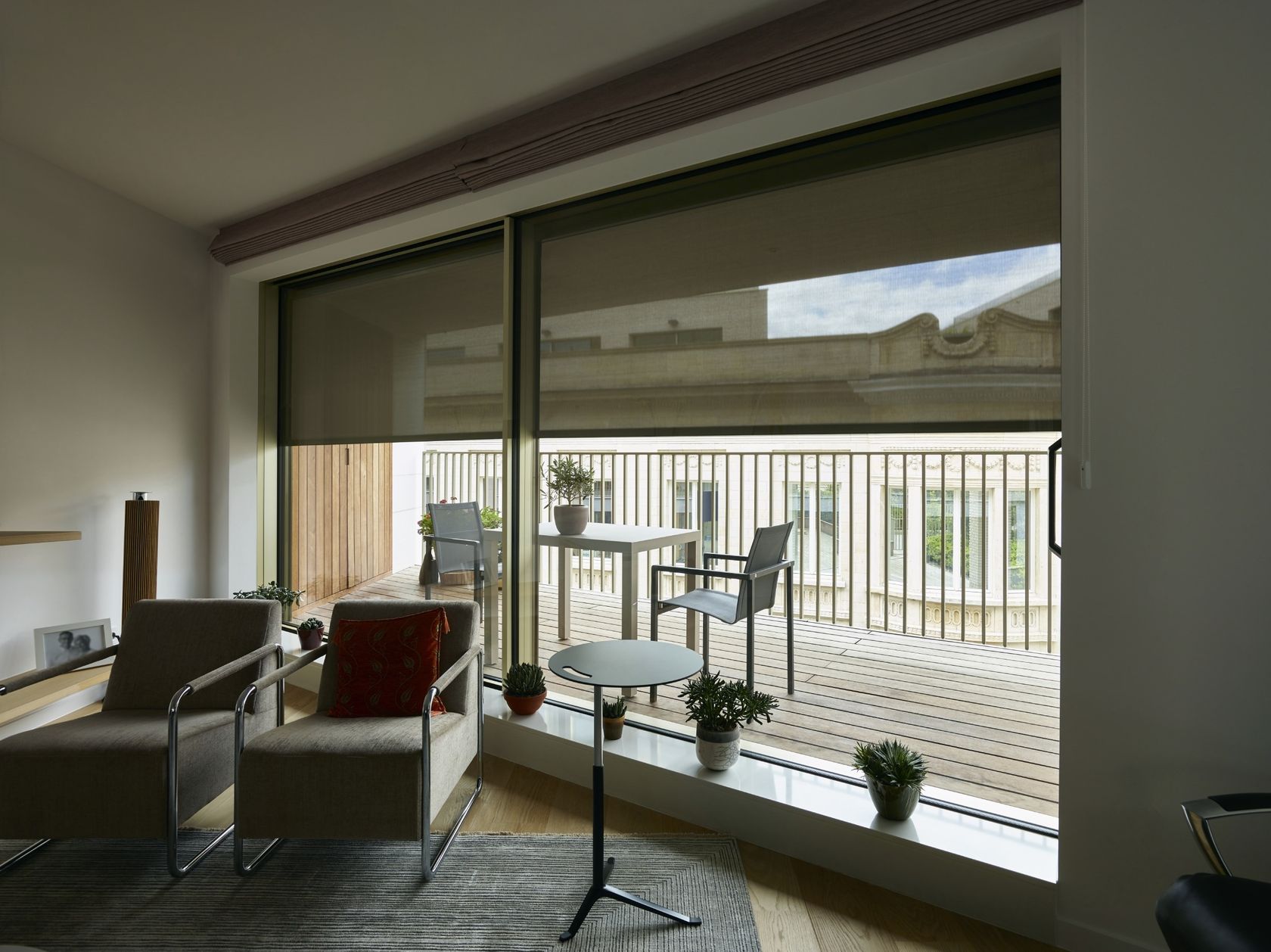 FIXSCREEN MINIMAL Motorized screen for minimalistic windows By RENSON