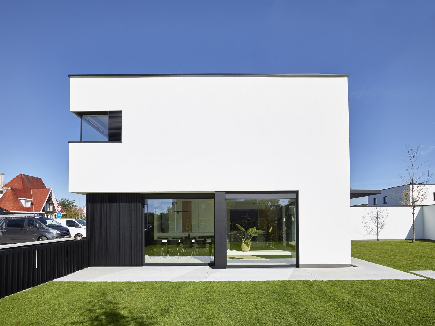 FIXSCREEN MINIMAL Motorized screen for minimalistic windows By RENSON