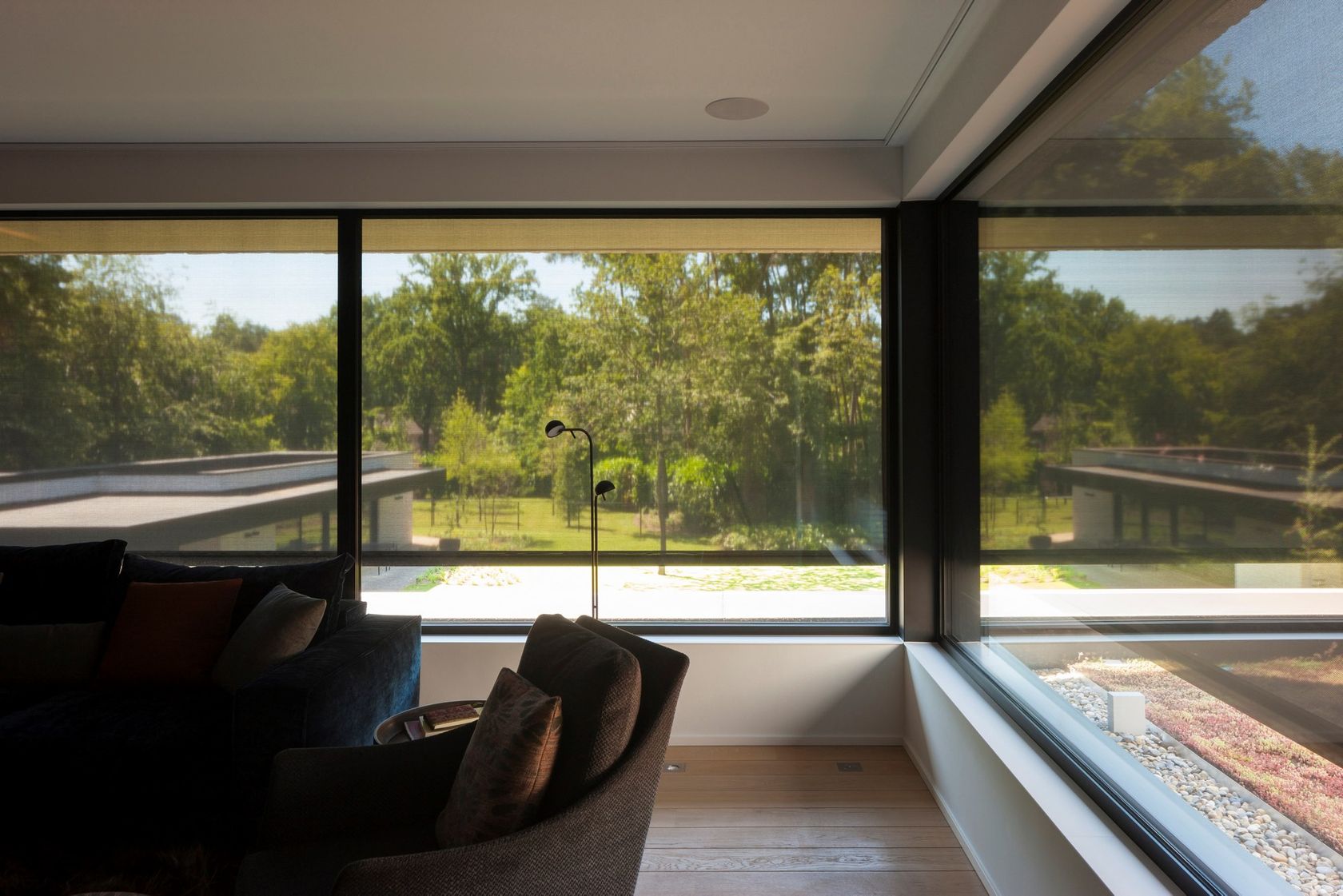 FIXSCREEN Fabric awning with guide system By RENSON | design Renson