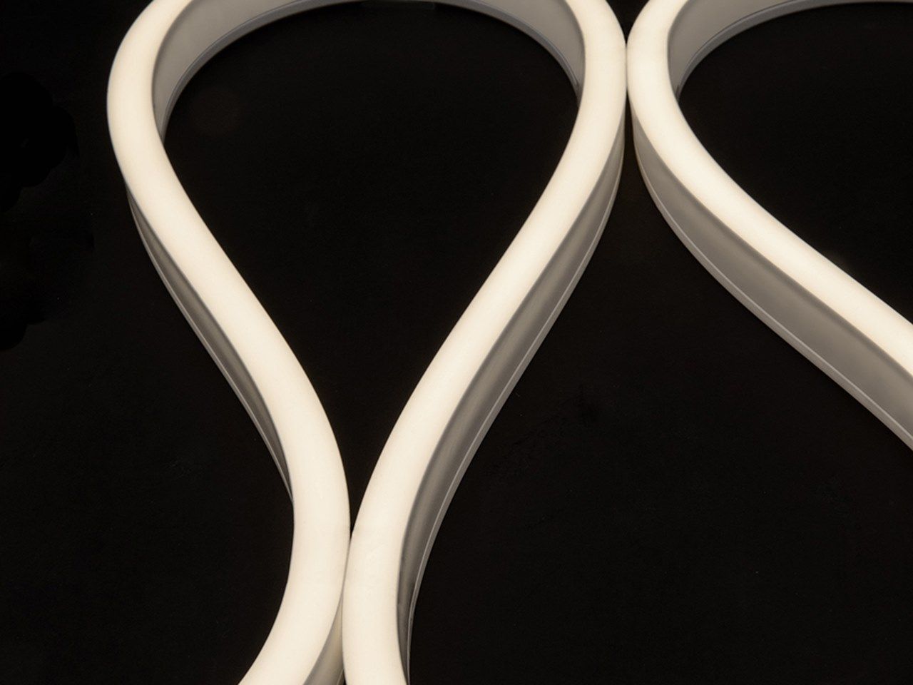 FLEXI SIDE Resin linear lighting profile By Aldabra