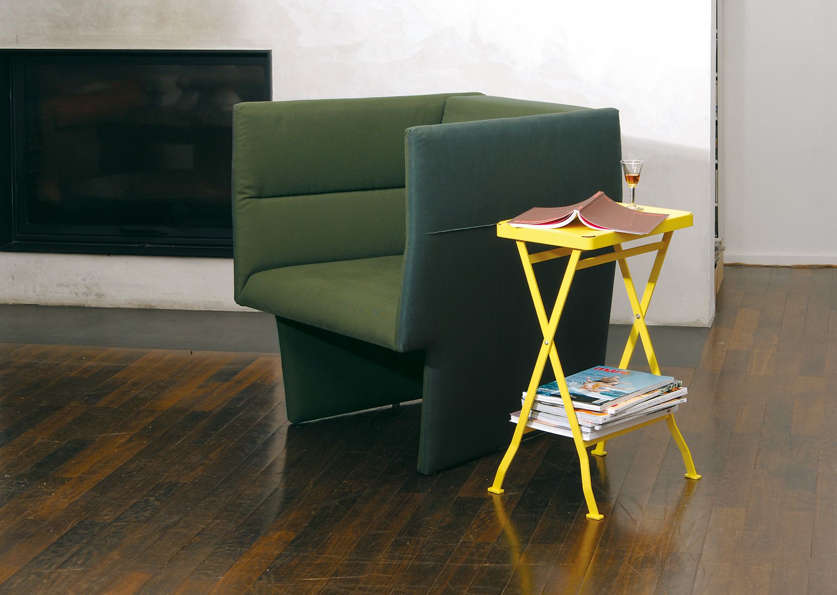 FLIP | Coffee table By Richard Lampert design Alexander Seifried