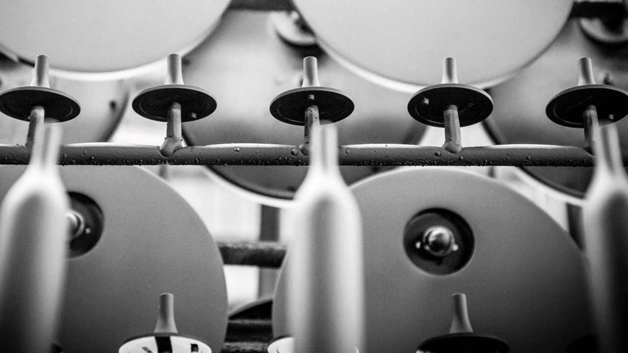 FLO LED dimmable aluminium wall lamp By Lumina | design Foster + Partners