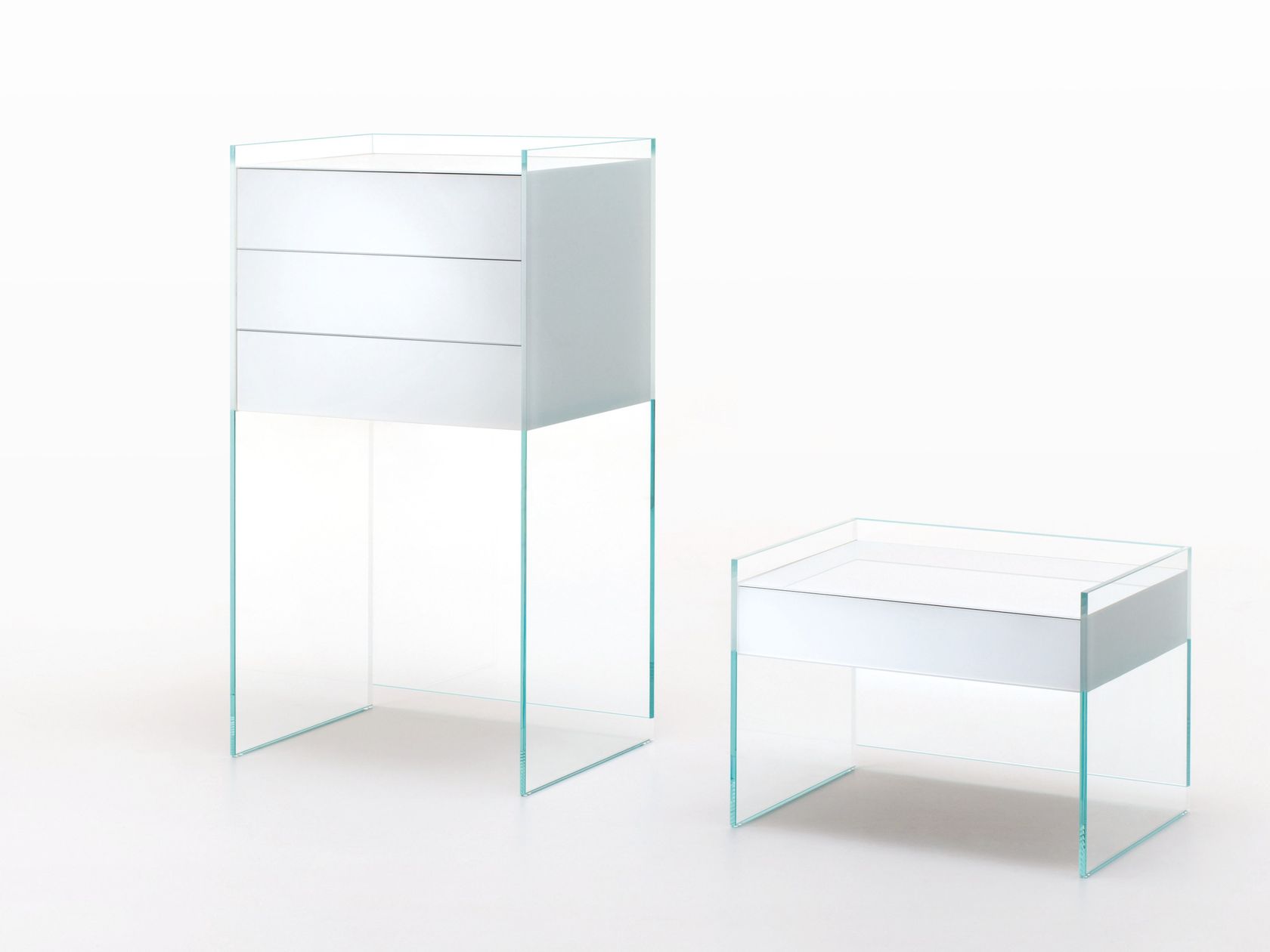 FLOAT Crystal chest of drawers By Glas Italia