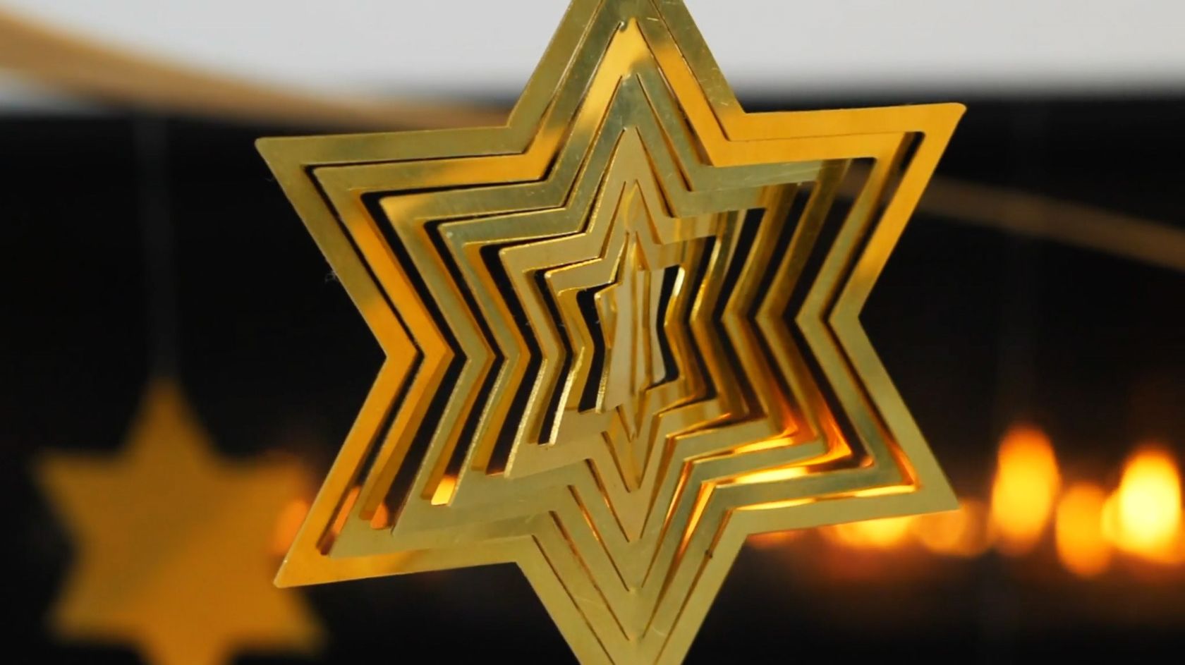 FLOATING TREE hanging decoration By Bcompact design Zev Bianchi