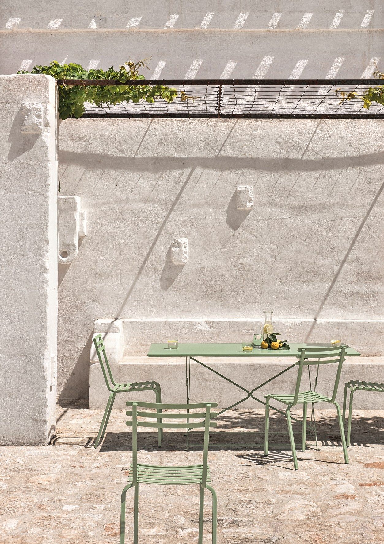 FLOWER | Dining table Flower Collection By Ethimo