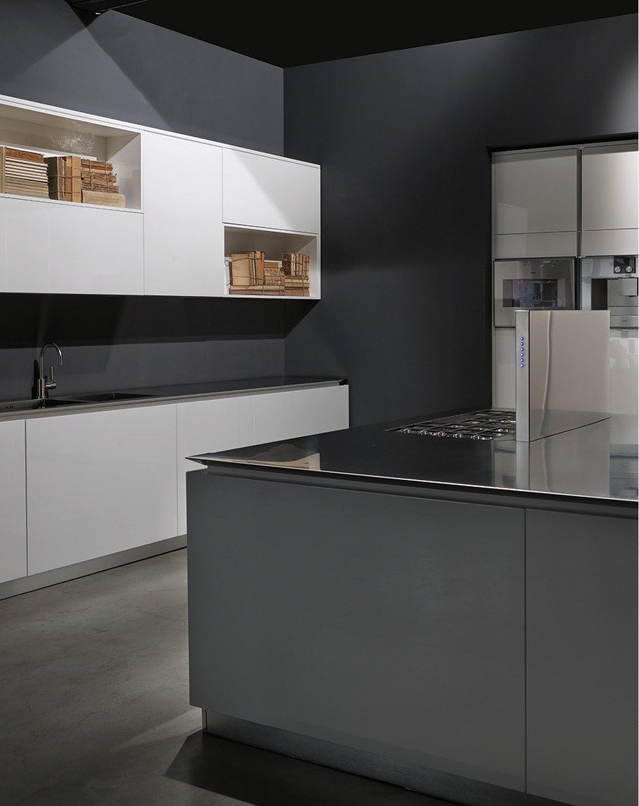FLY | Kitchen with island By RIFRA