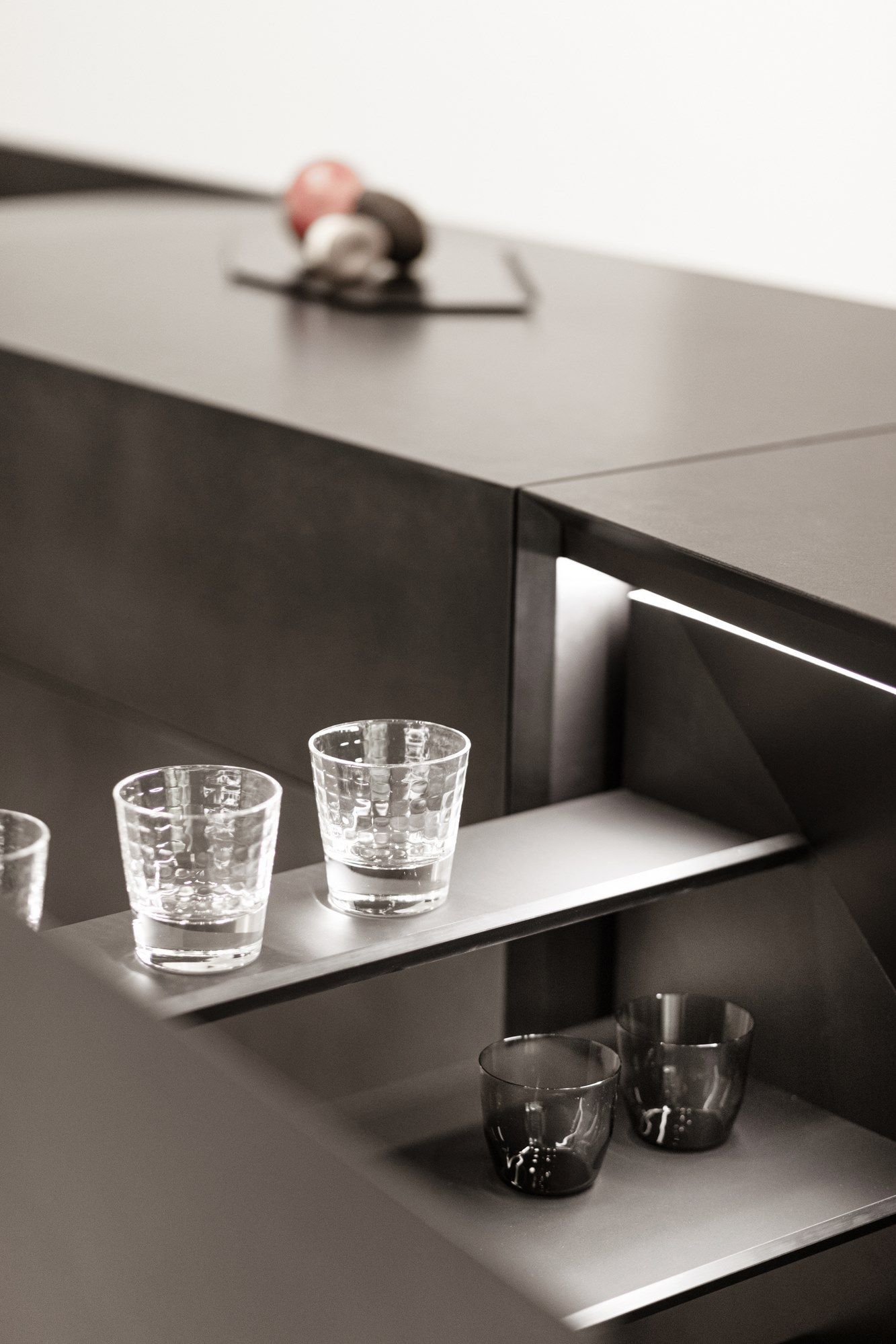FOLD Kitchen with smart touch high-tech surface By STEININGER | design ...