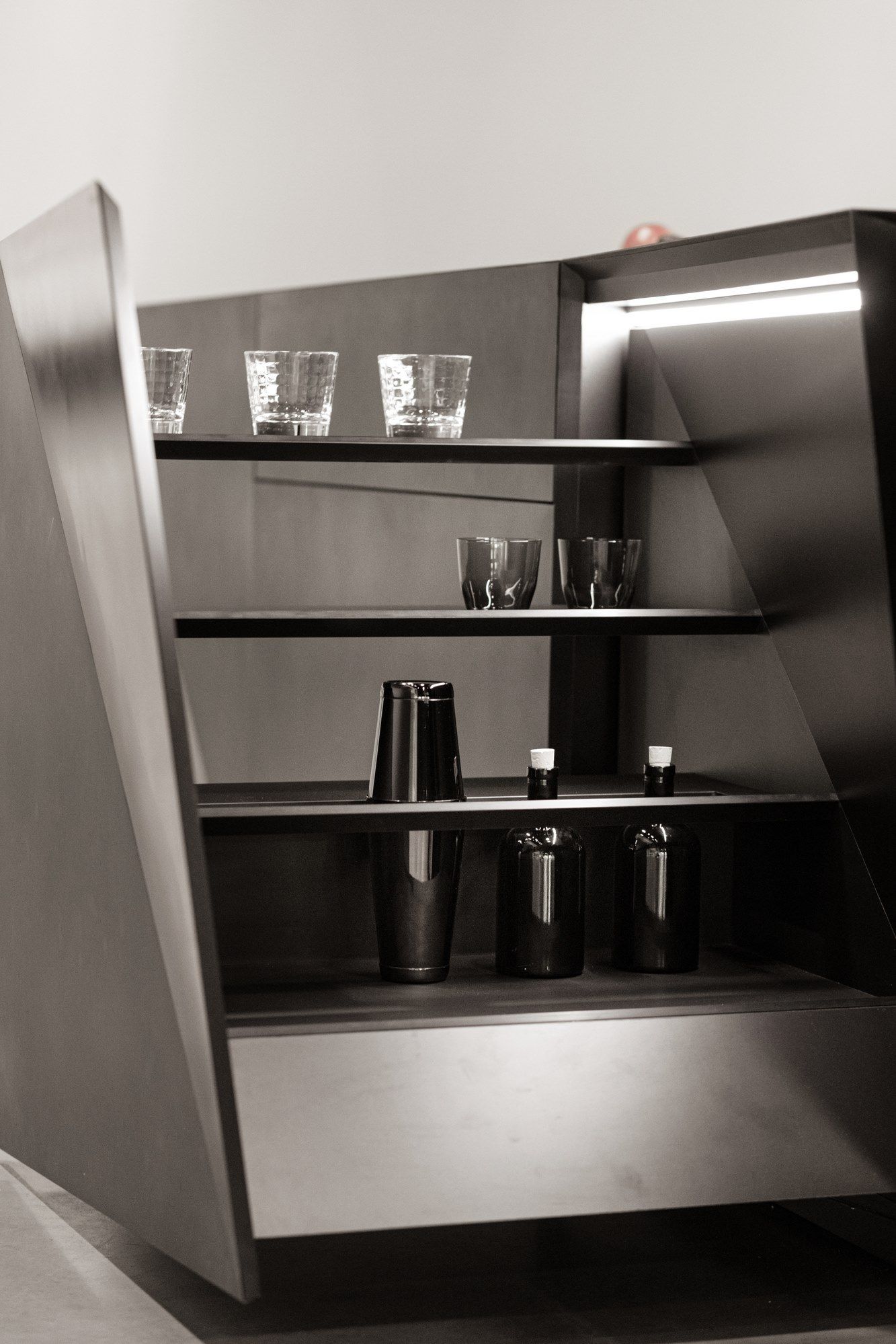 FOLD Kitchen with smart touch high-tech surface By STEININGER | design ...