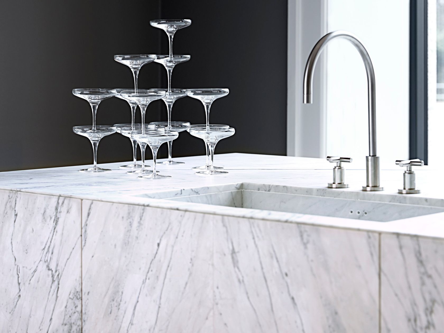 Marble kitchen FORM 45 - STATUARIO VENATO MARBLE By Multiform design ...