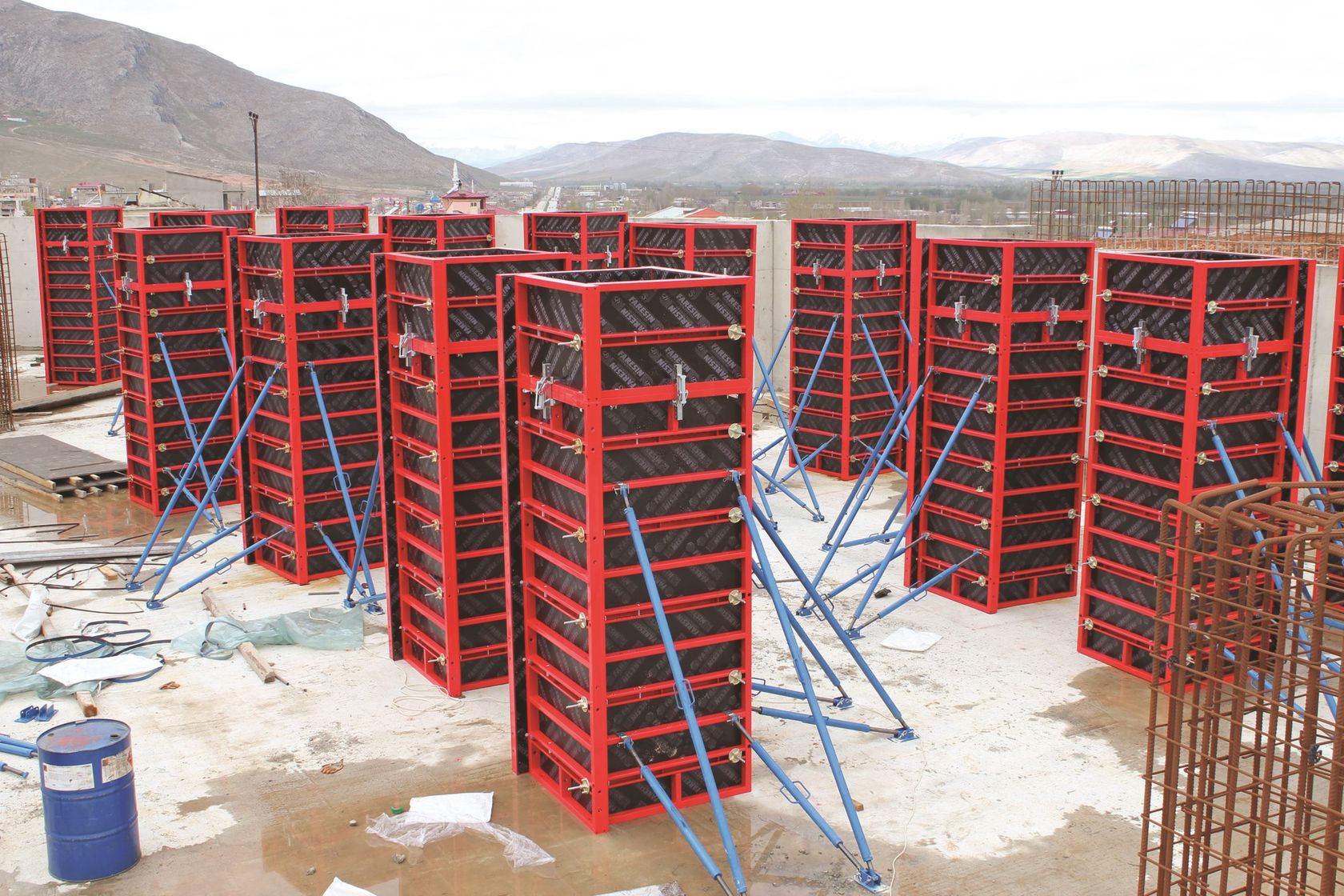 CASSEFORME PER PILASTRO IN ACCIAIO Cassero modulare per pilastri in acciaio By Faresin Formwork