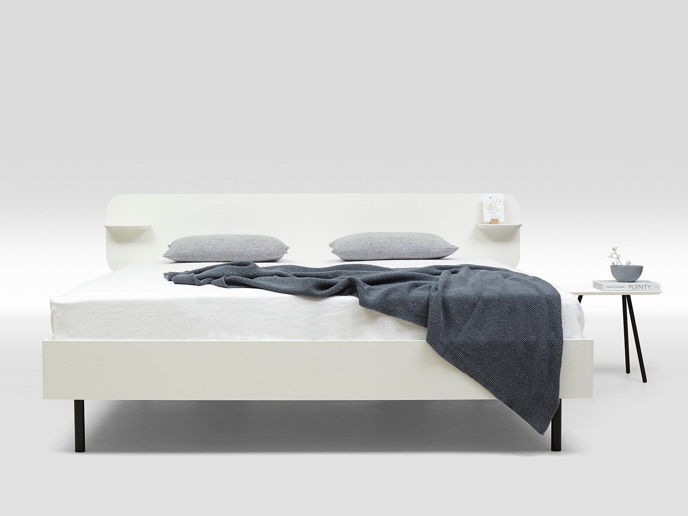 Lacquered MDF double bed FRAME LACQUERED TYPE 1 By Loof