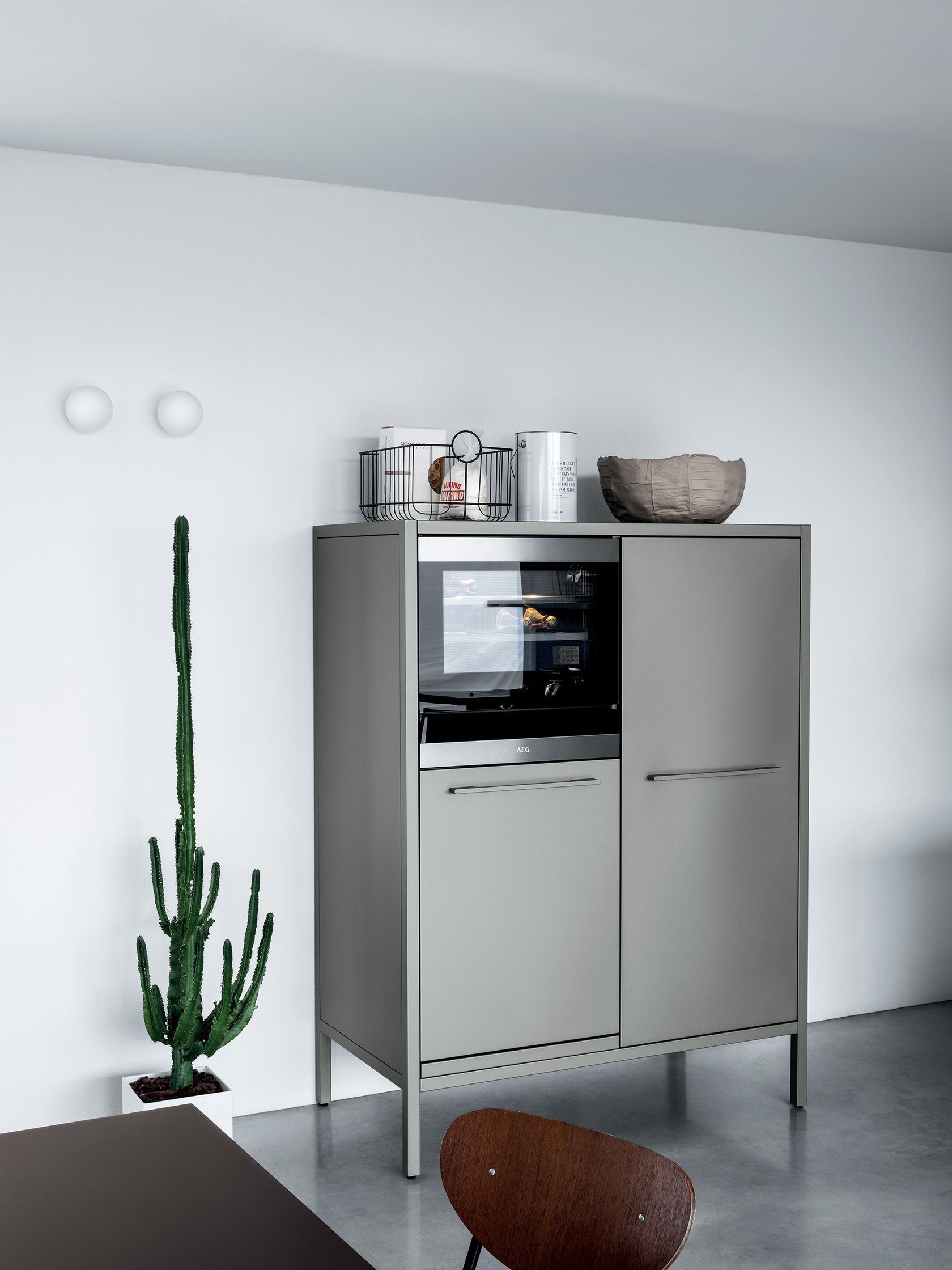 FRAME TALL UNITS Küchenelement aus Metall mit Griffen By Fantin ...