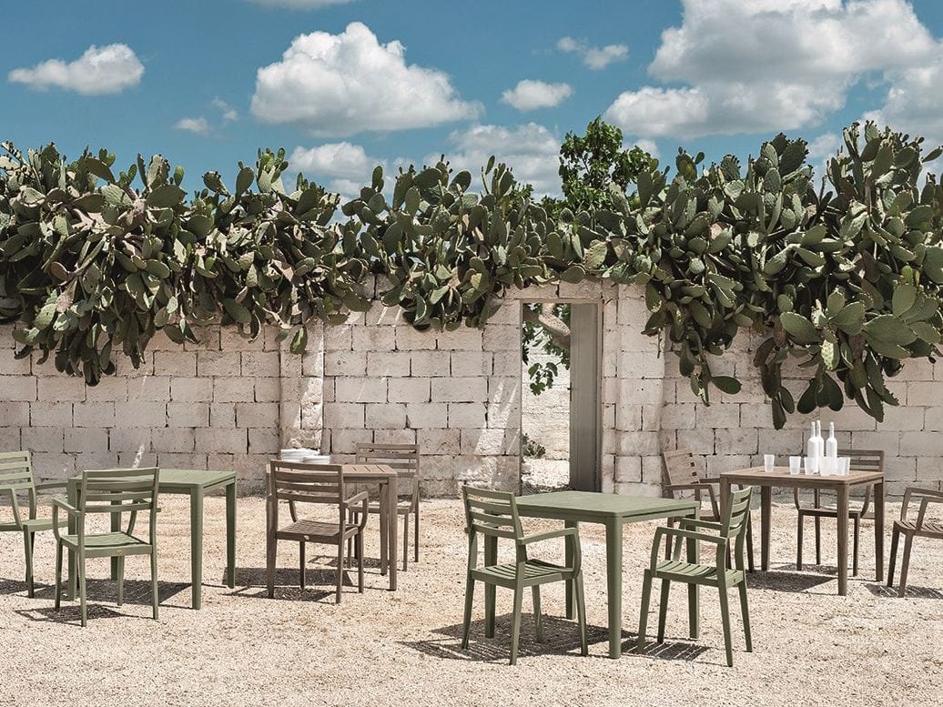 FRIENDS | Square table By Ethimo