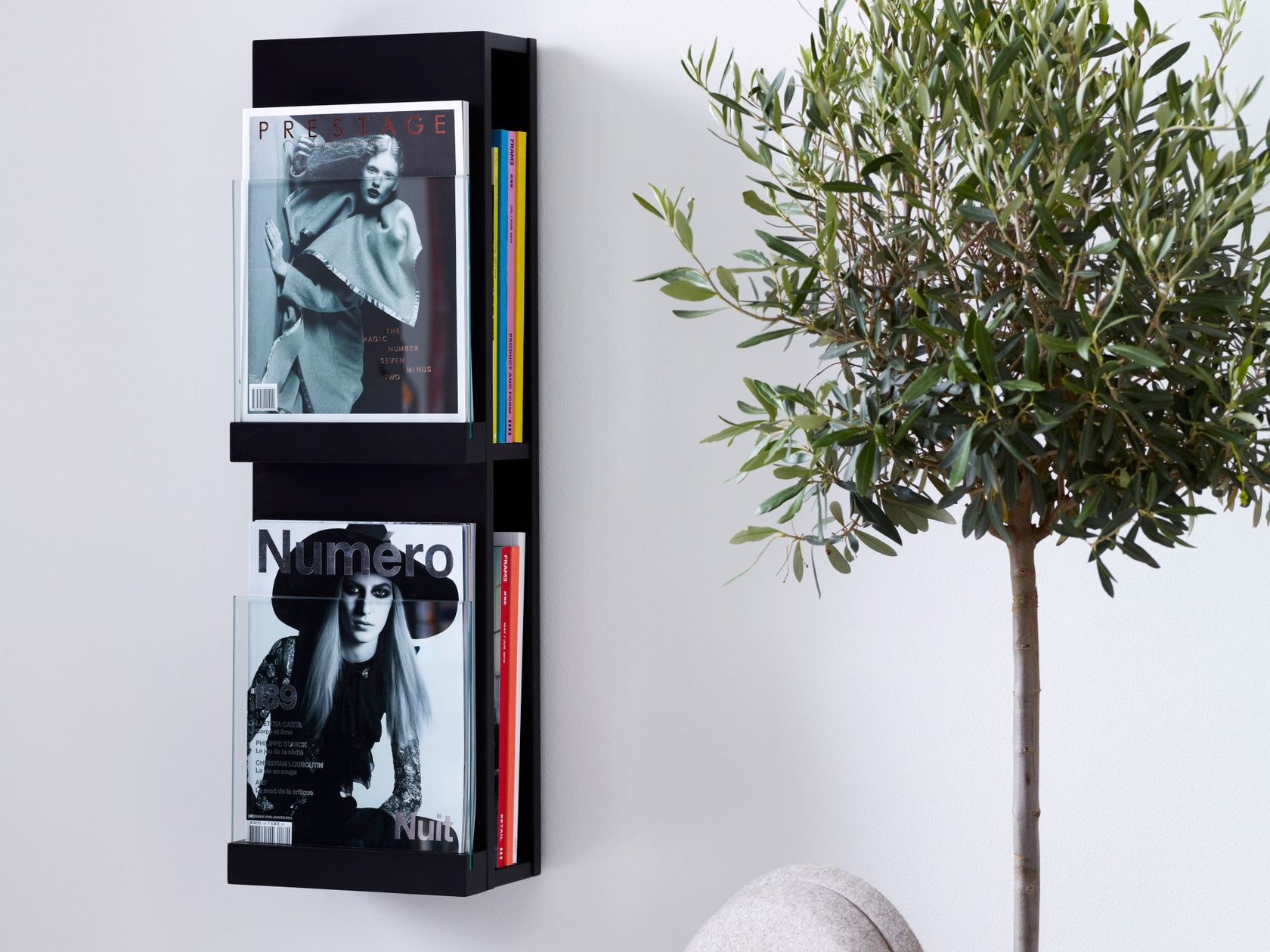 FRONT | Expositor de vidrio By Karl Andersson diseño Skala Design