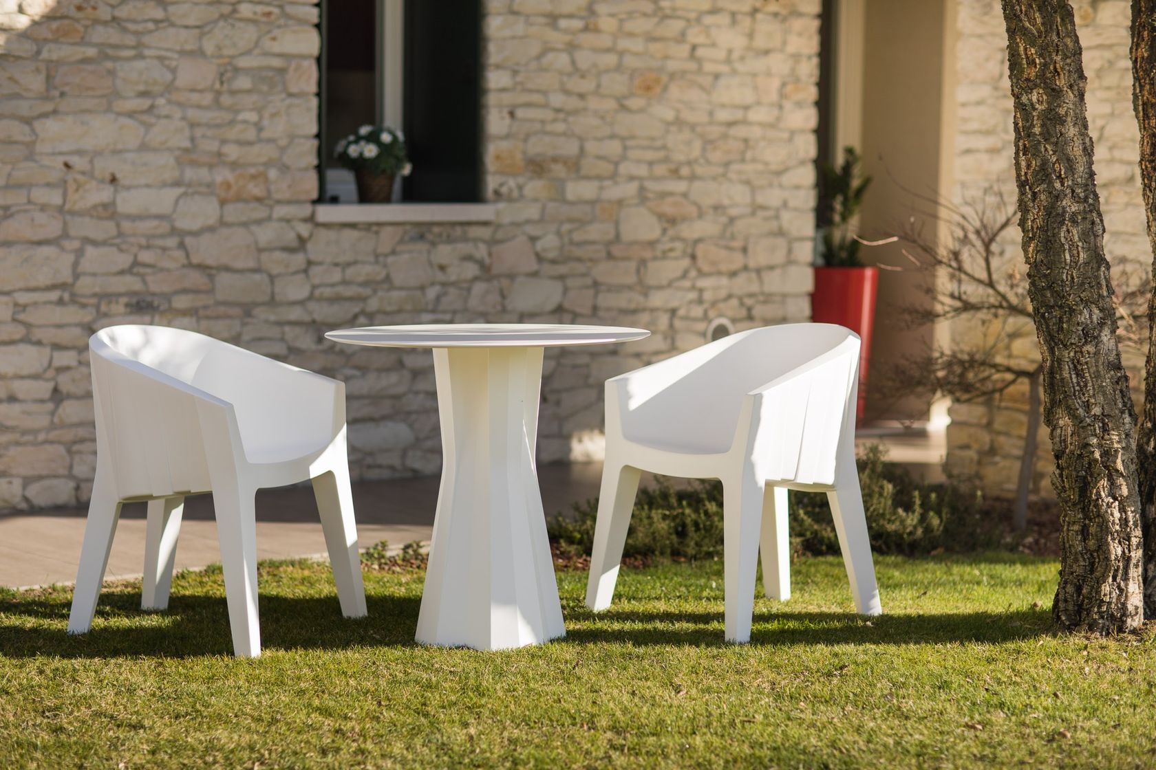 Tisch aus Polyethylen FROZEN DINING TABLE By Plust Design Matteo Ragni ...