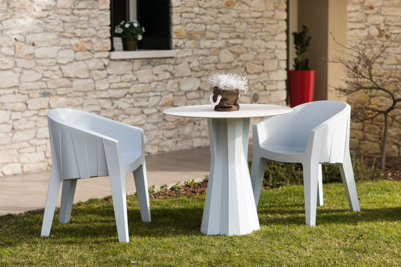 Tisch aus Polyethylen FROZEN DINING TABLE By Plust Design Matteo Ragni ...