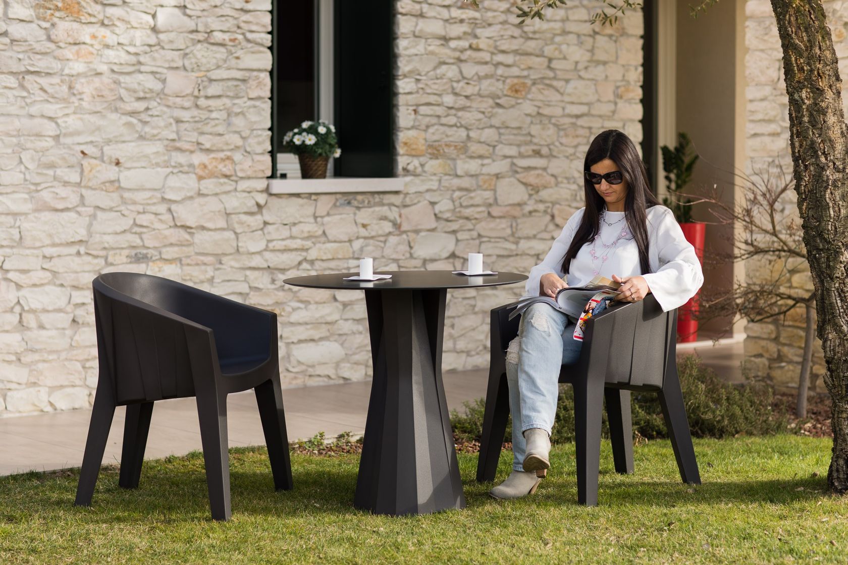 Tisch aus Polyethylen FROZEN DINING TABLE By Plust Design Matteo Ragni ...