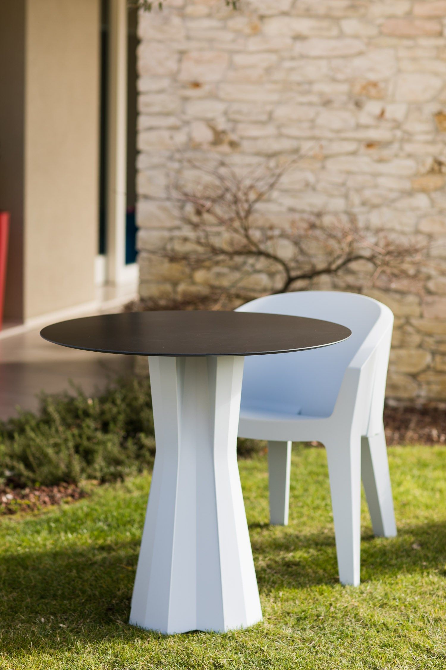 Tisch aus Polyethylen FROZEN DINING TABLE By Plust Design Matteo Ragni ...
