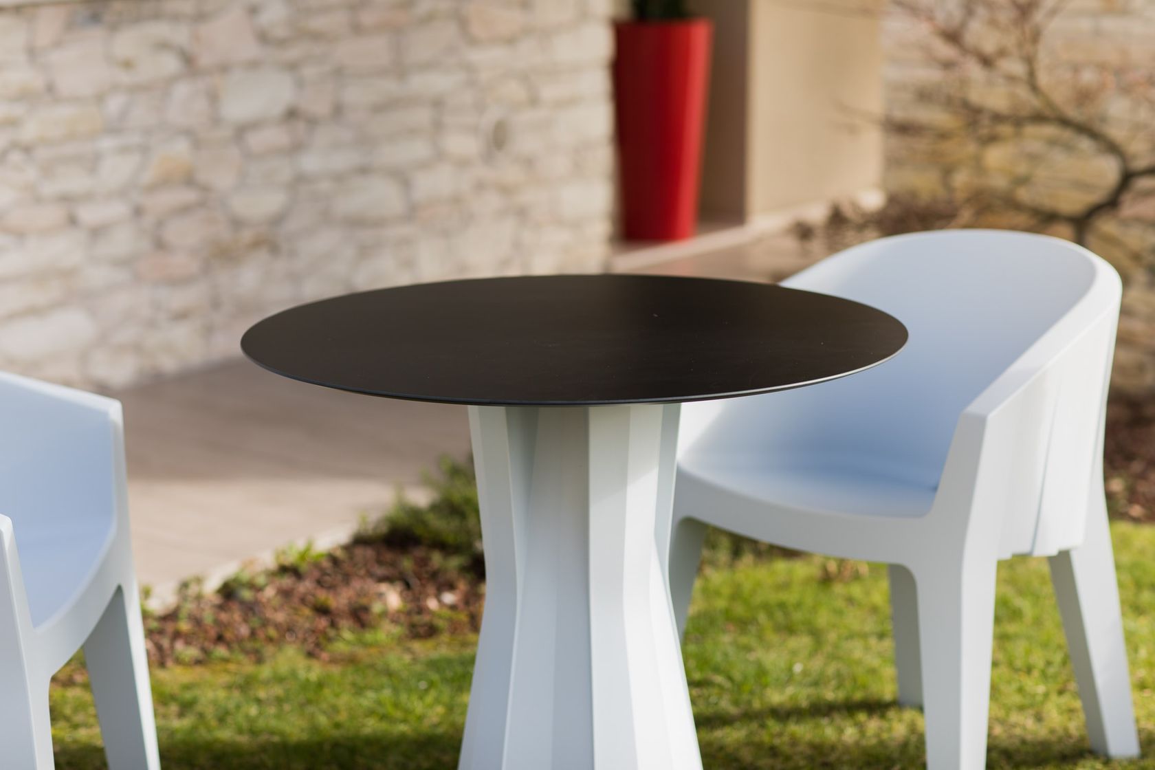 Tisch aus Polyethylen FROZEN DINING TABLE By Plust Design Matteo Ragni ...