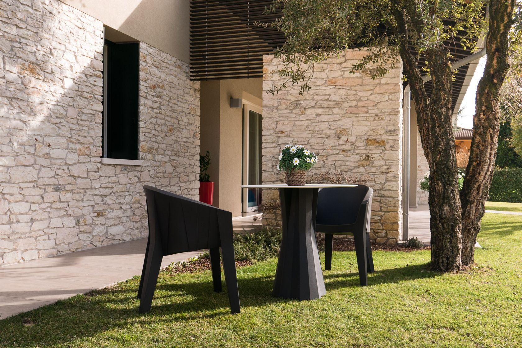 Tisch aus Polyethylen FROZEN DINING TABLE By Plust Design Matteo Ragni ...