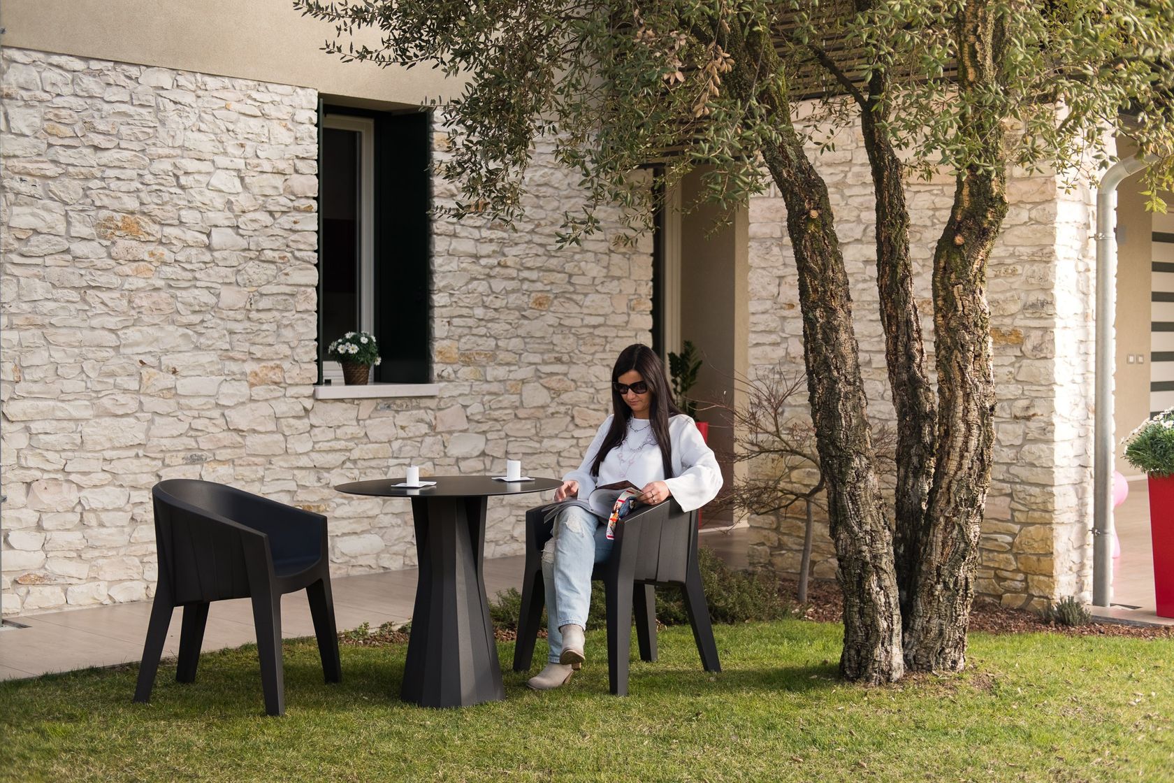 Tisch aus Polyethylen FROZEN DINING TABLE By Plust Design Matteo Ragni ...