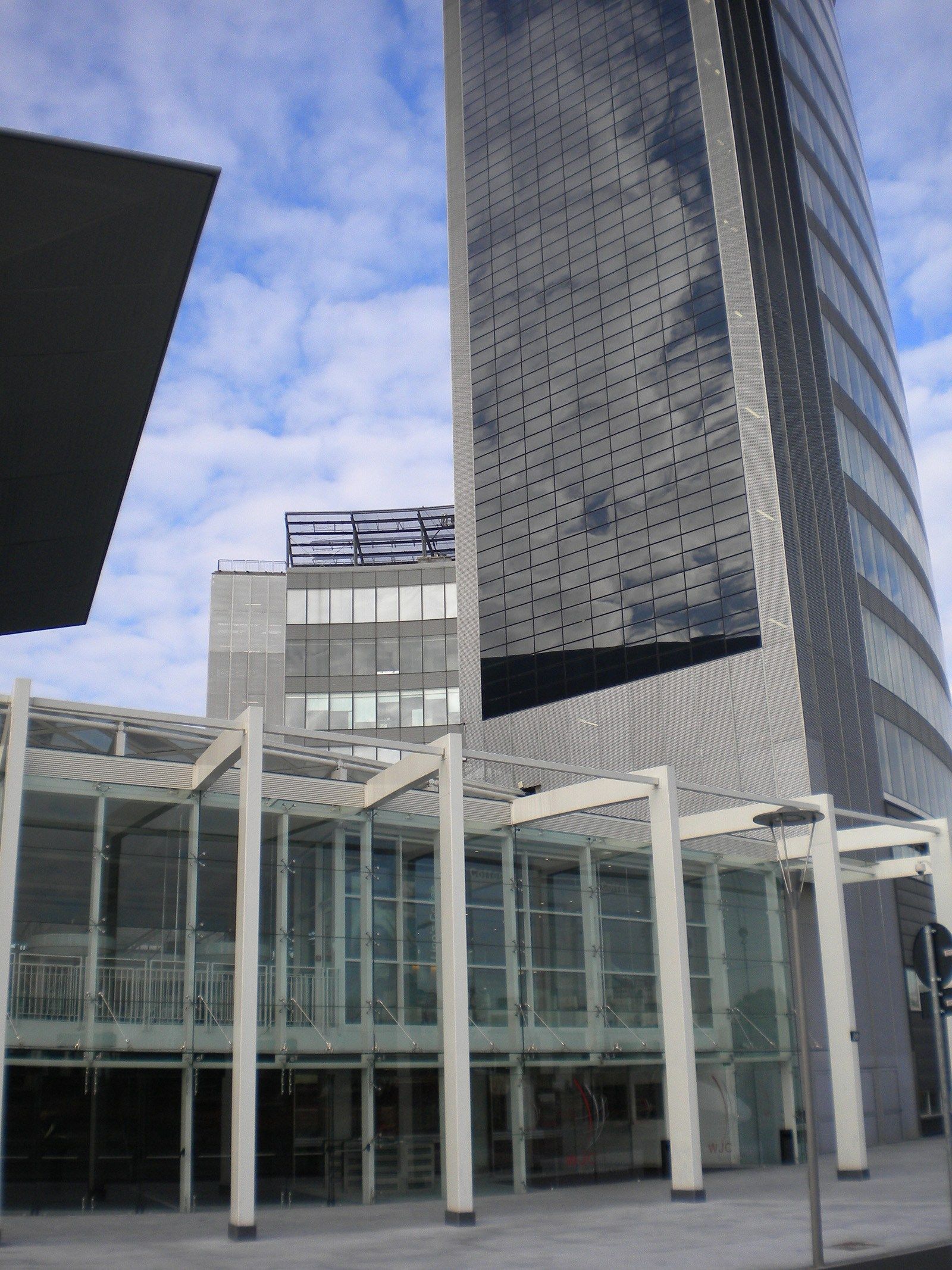 Rete metallica stirata per rivestimento di facciata Facciate - FILS ...