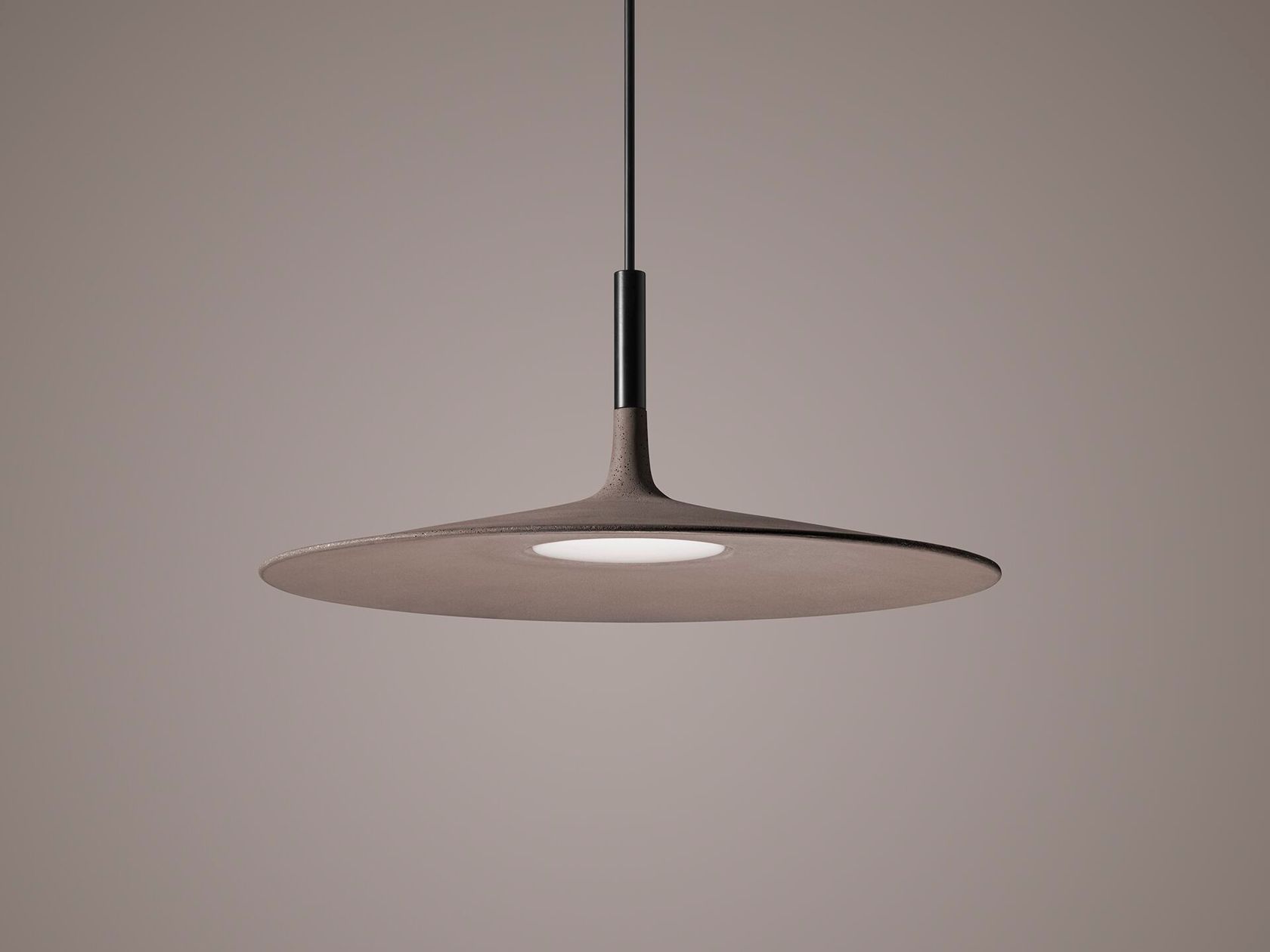 APLOMB LARGE Suspension LED en ciment By Foscarini | design LucidiPevere