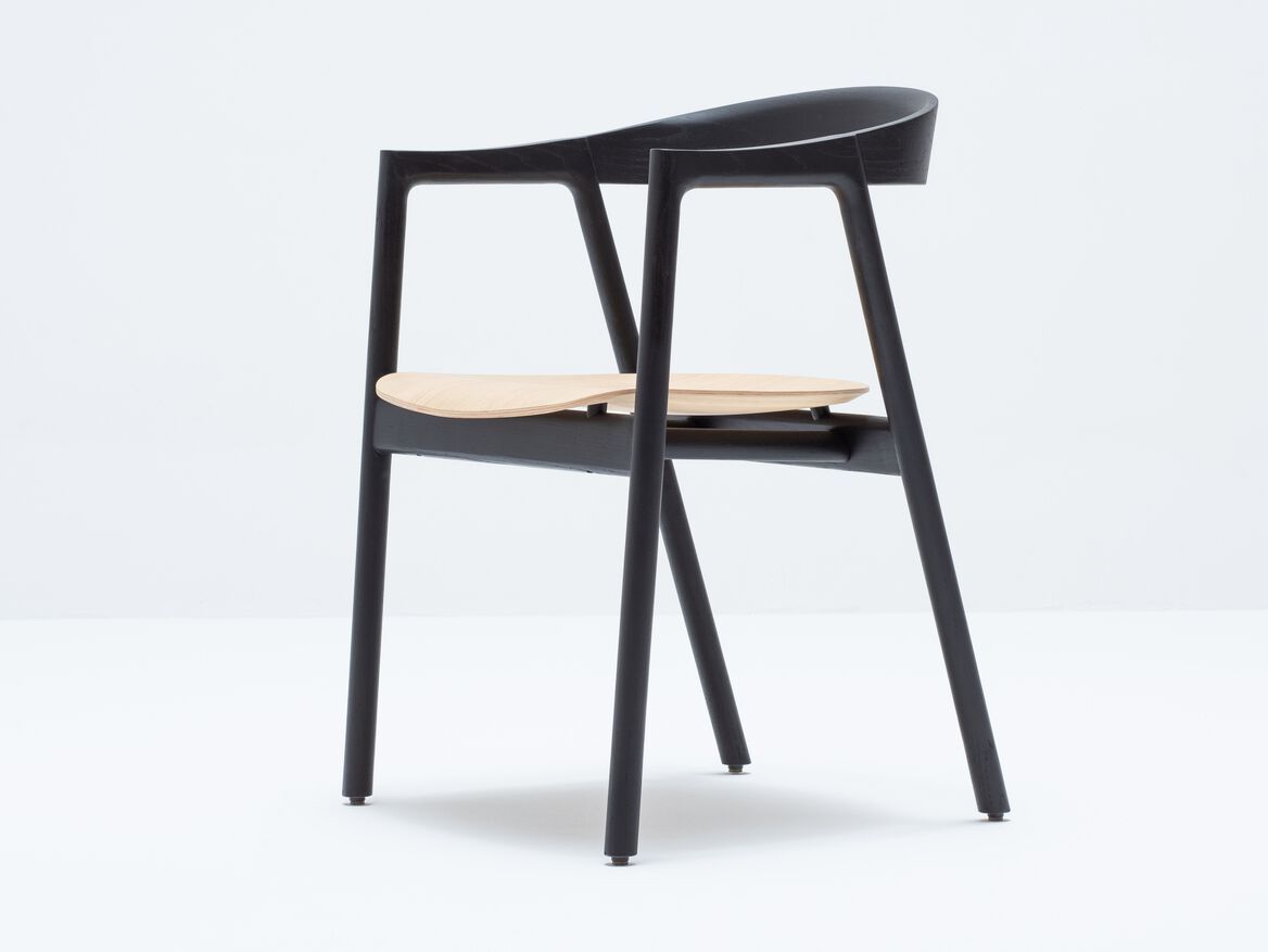 MUNA Chair By GAZZDA | design Salih Teskeredzic